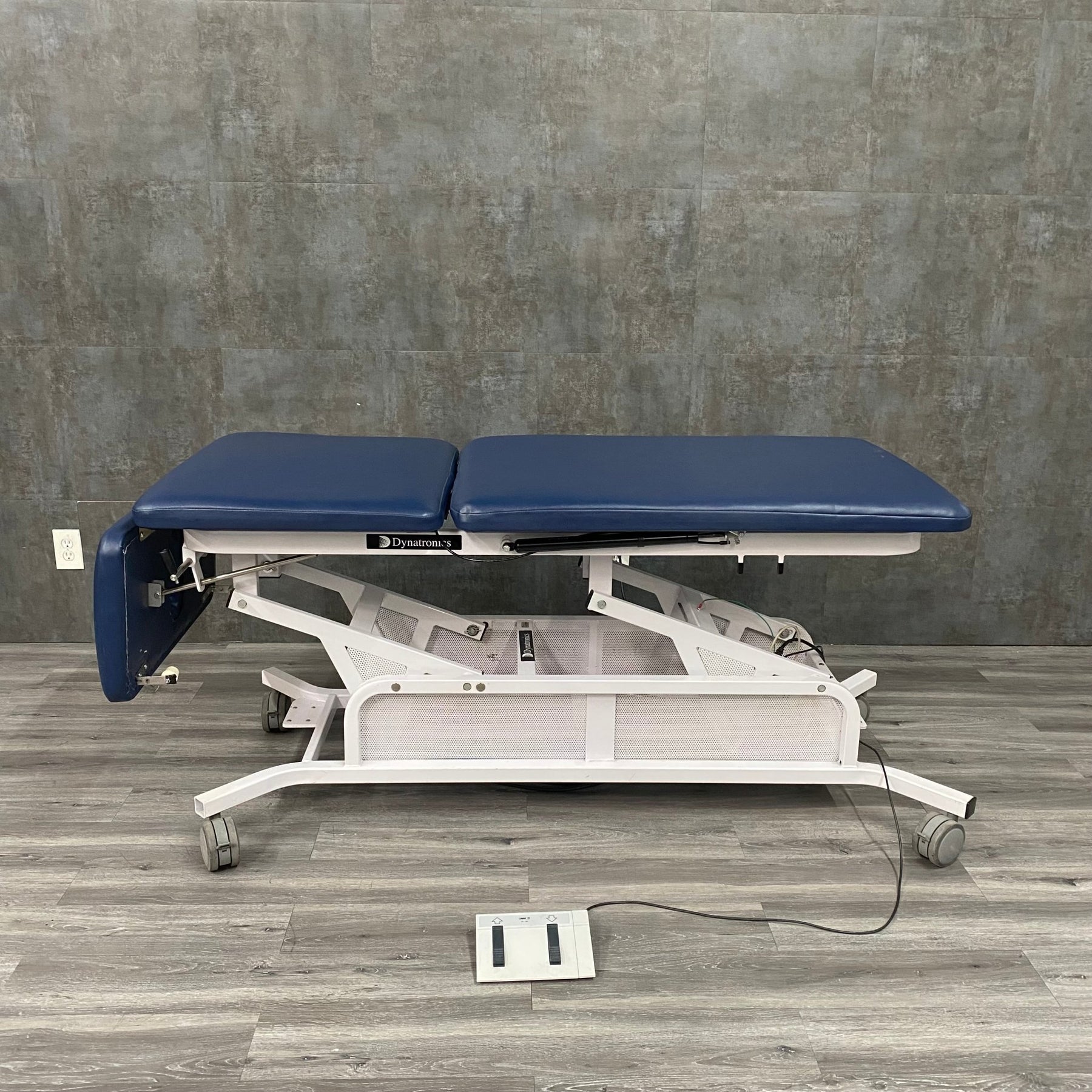 Dynatron Electric Hi Lo 3 Section Table (Refurbished)