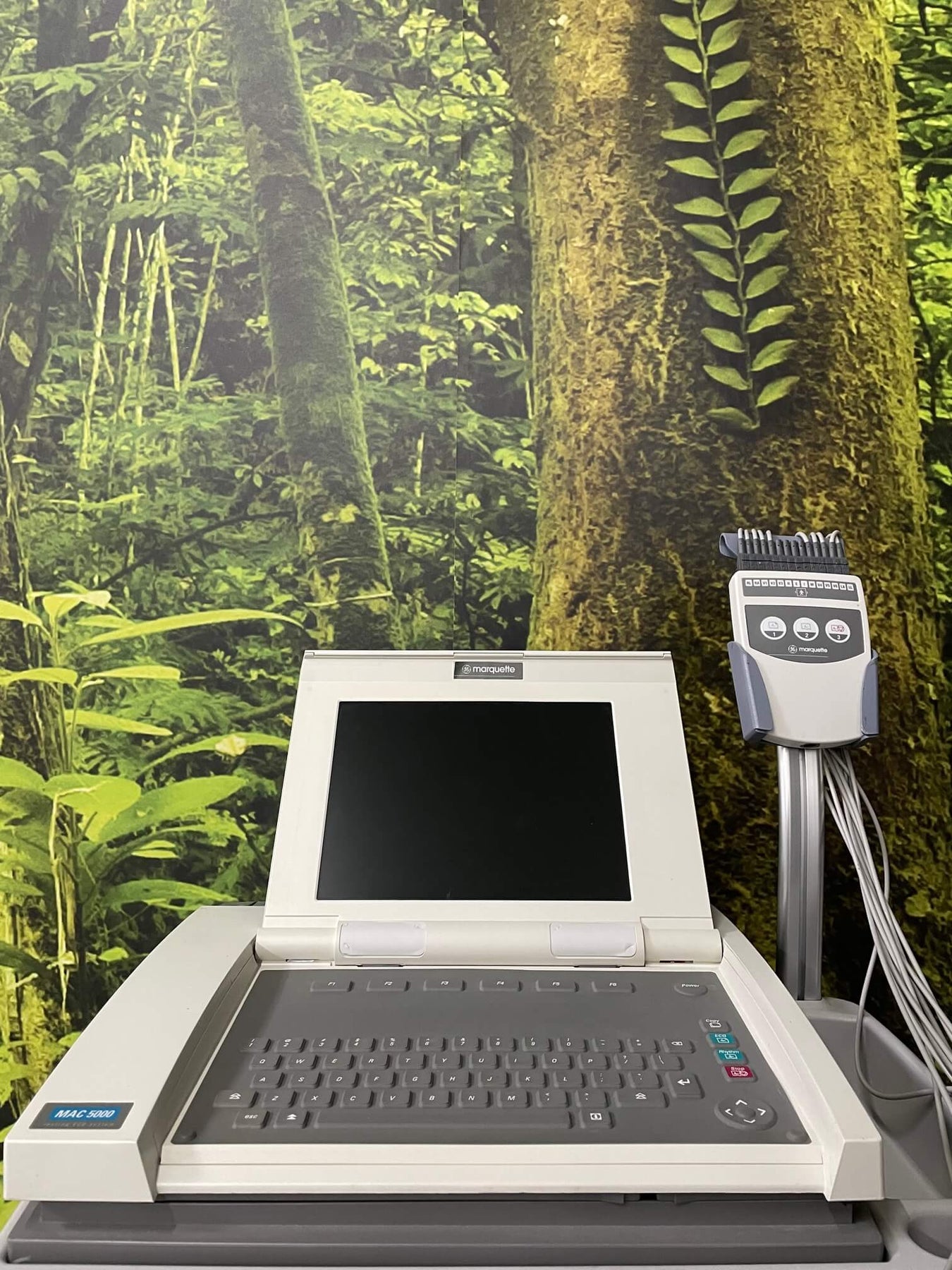 GE Mac 5000 ECG Unit