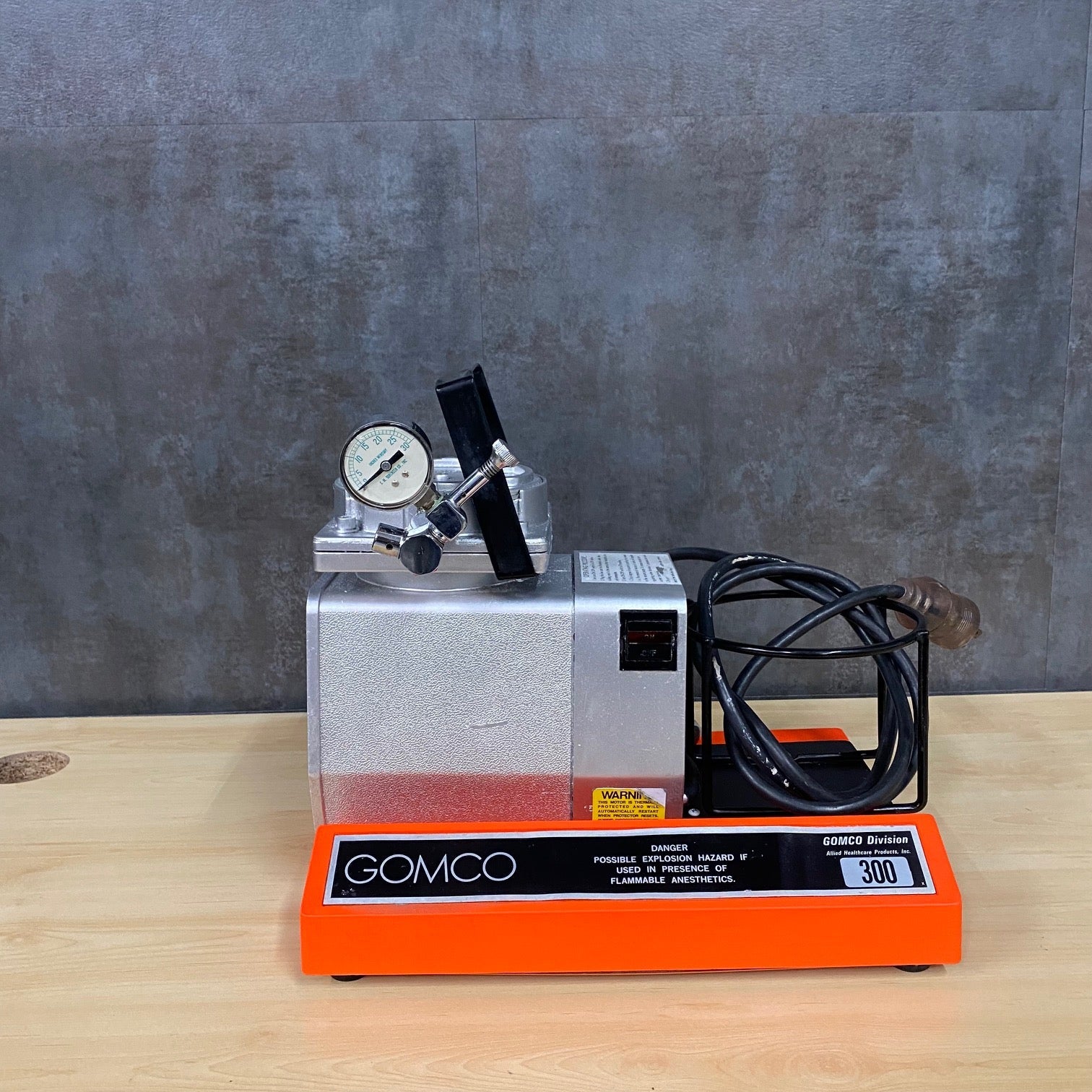 Gomco Portable Suction Pump