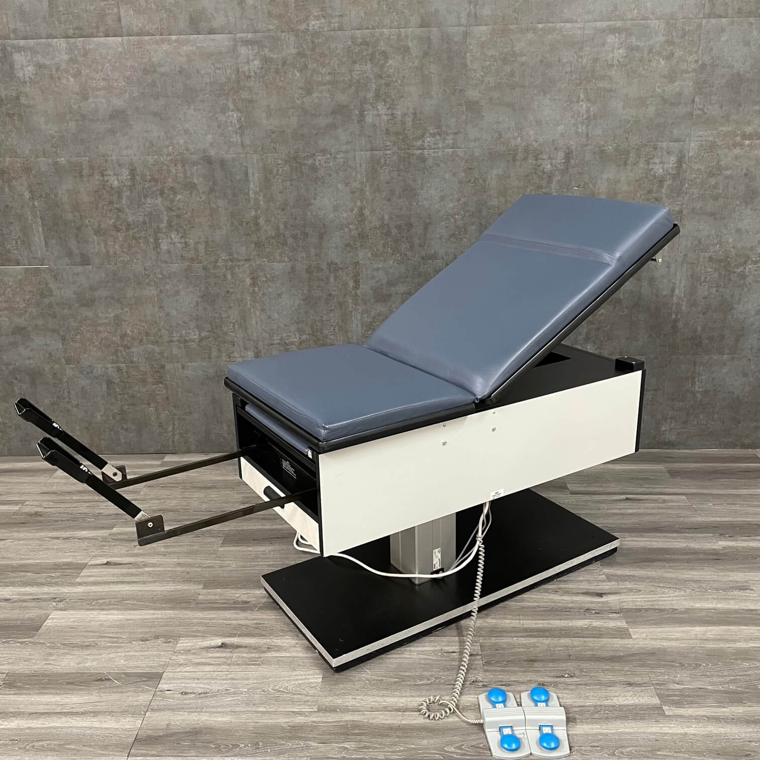 Powermatic Exam Table,Wheelchair accessible table,Hausmann
