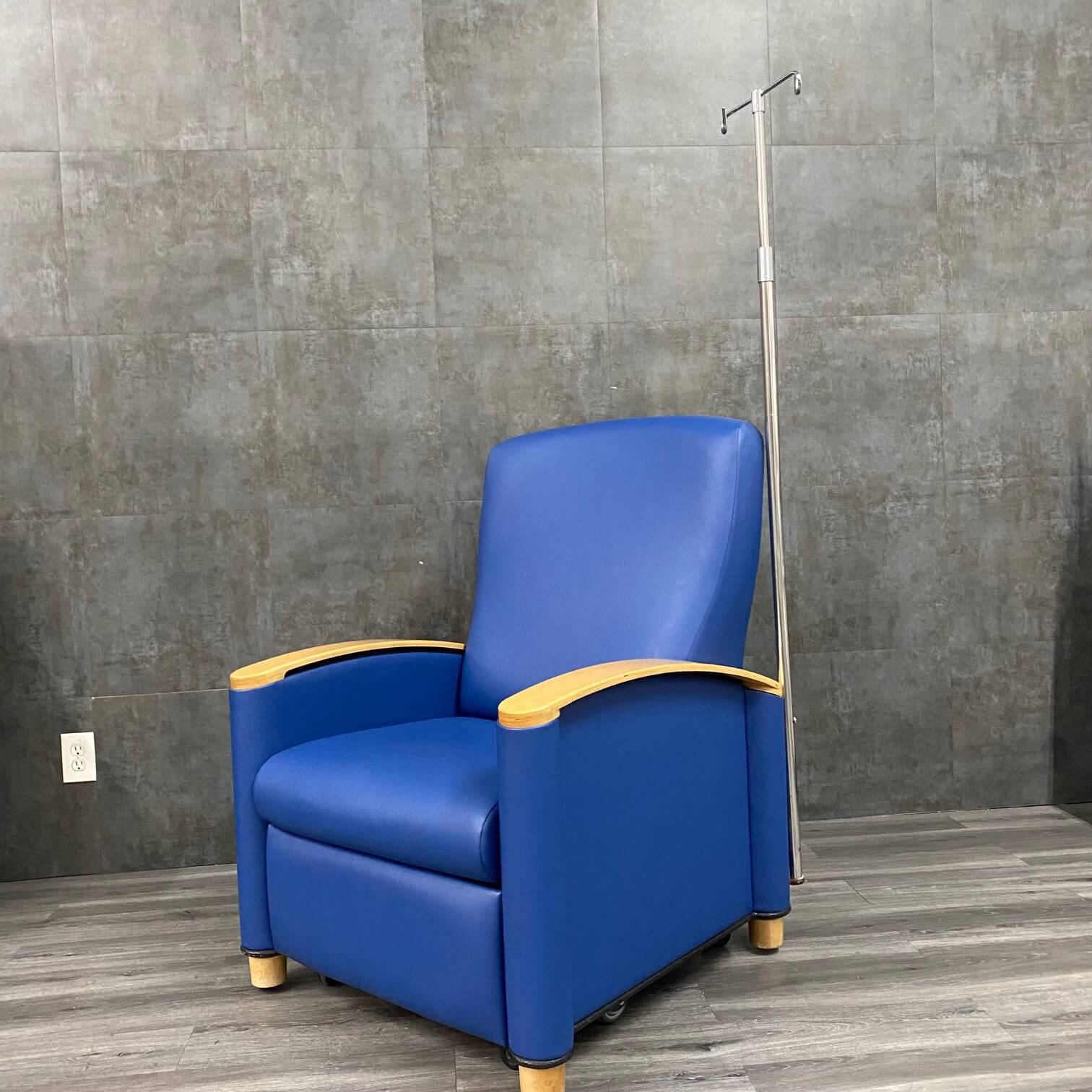 Heavy Duty Infusion Chair Recliner with Iv Pole