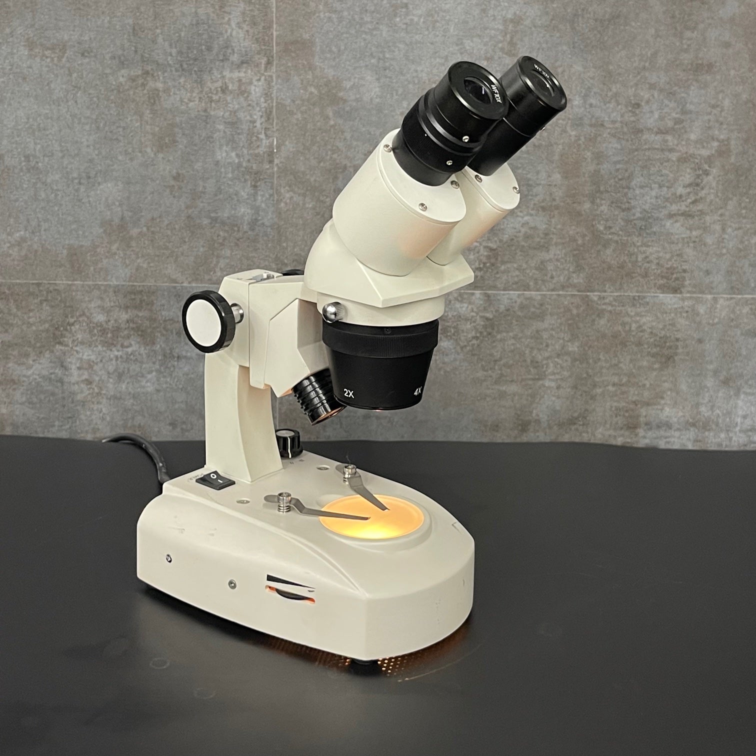 L & W Microscope