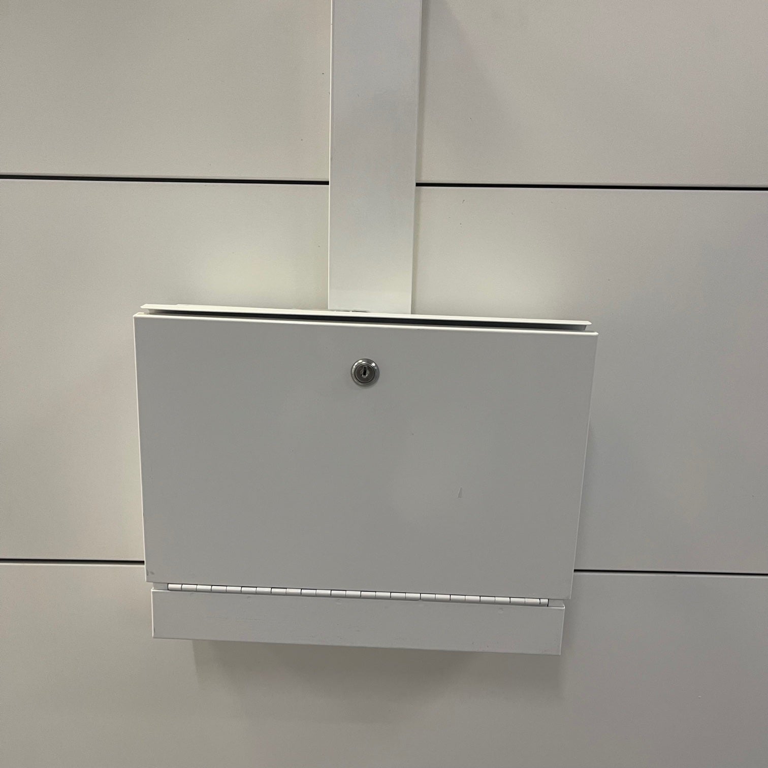 Lab Specimens Lock Box (Used)