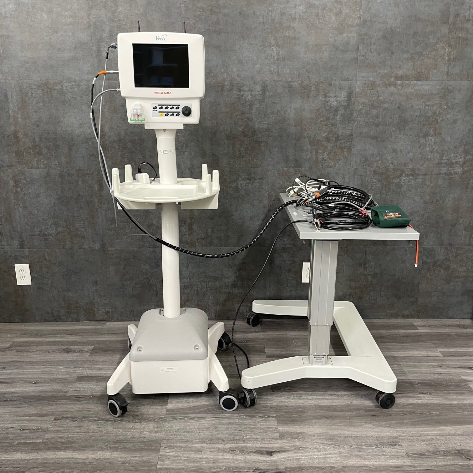 Medrad Veris MRI Vital Sign Monitor - – Angelus Medical and Optical