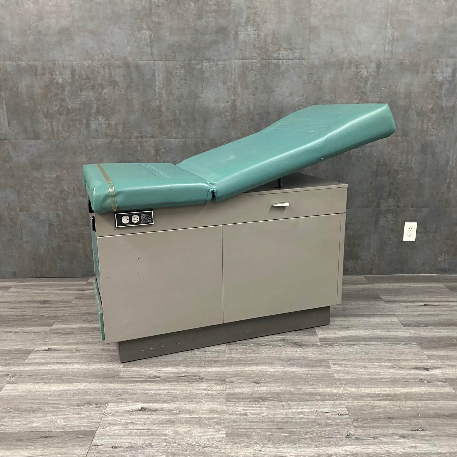 Midmark Ritter 104 series Exam Table