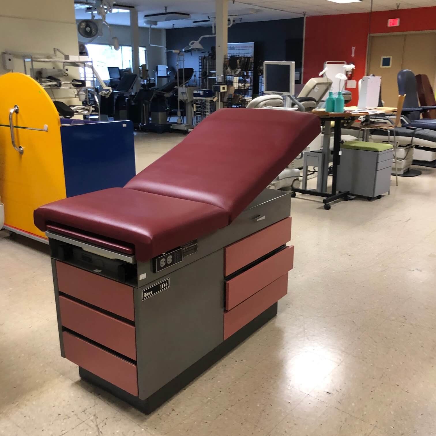 Midmark Ritter 104 series Exam Table