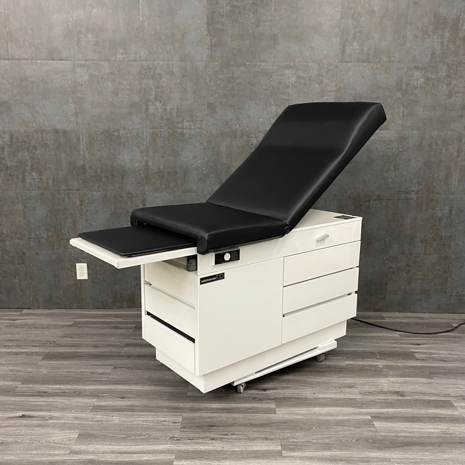 Midmark Ritter 104 series Exam Table