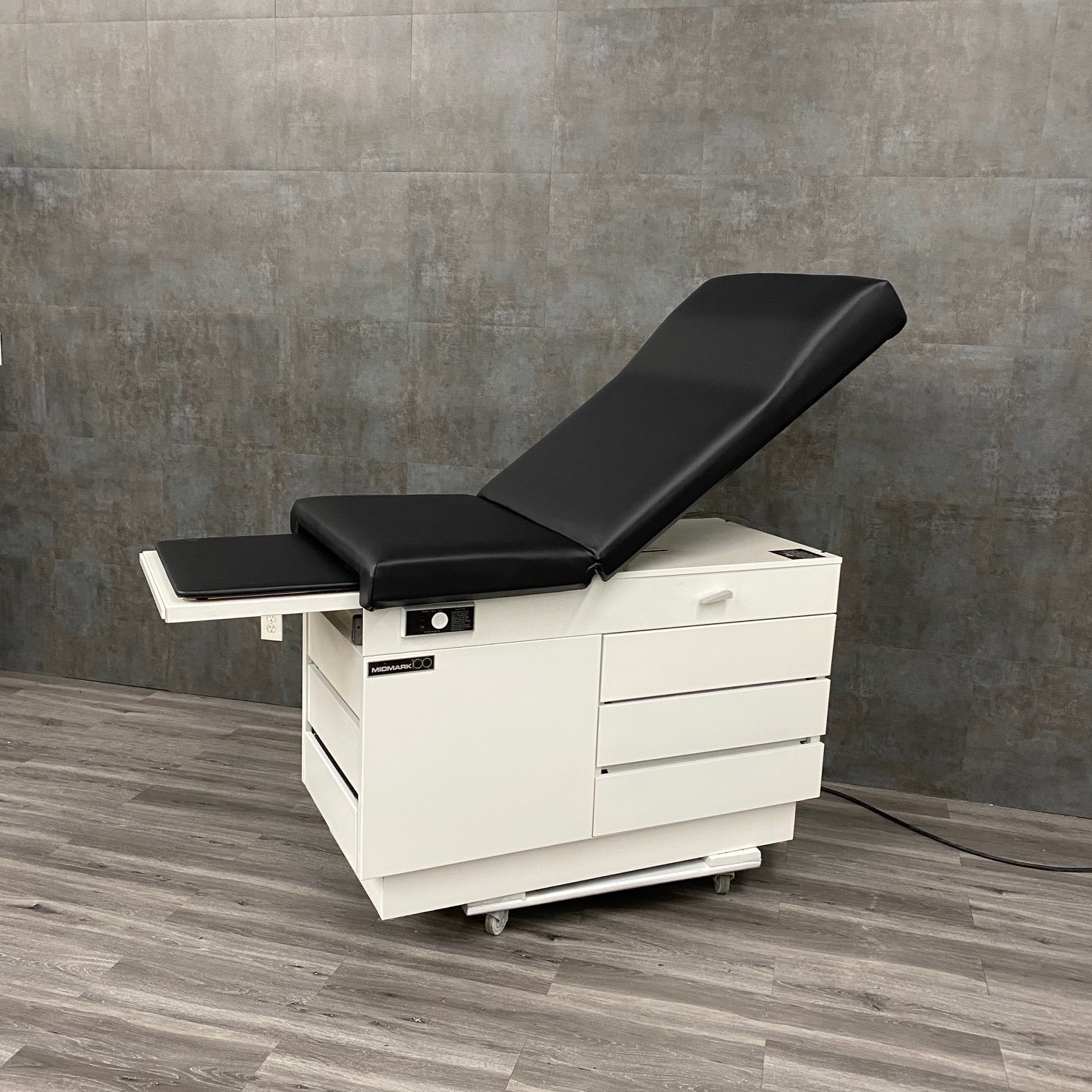 Midmark Ritter 104 series Exam Table