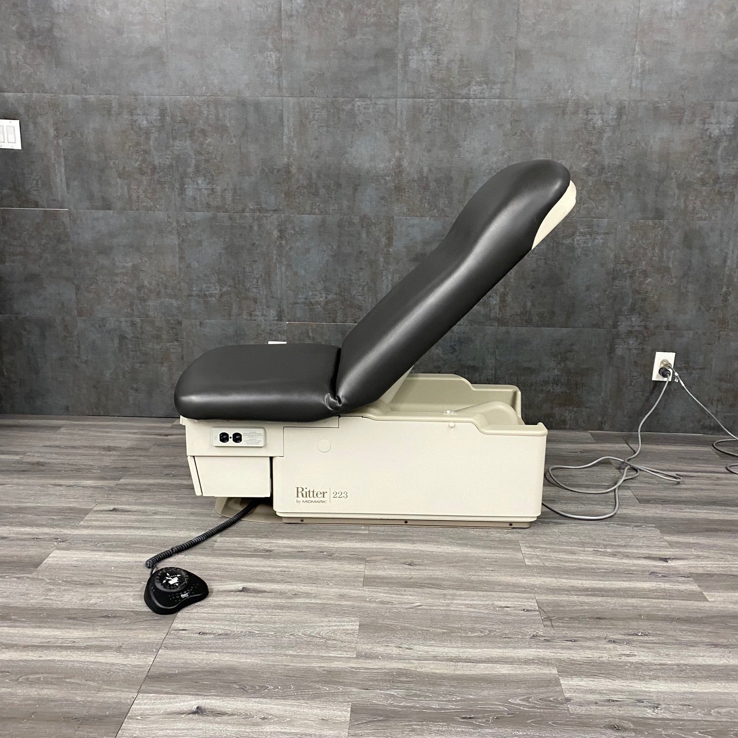 Midmark Ritter 223 Full Power Exam Table
