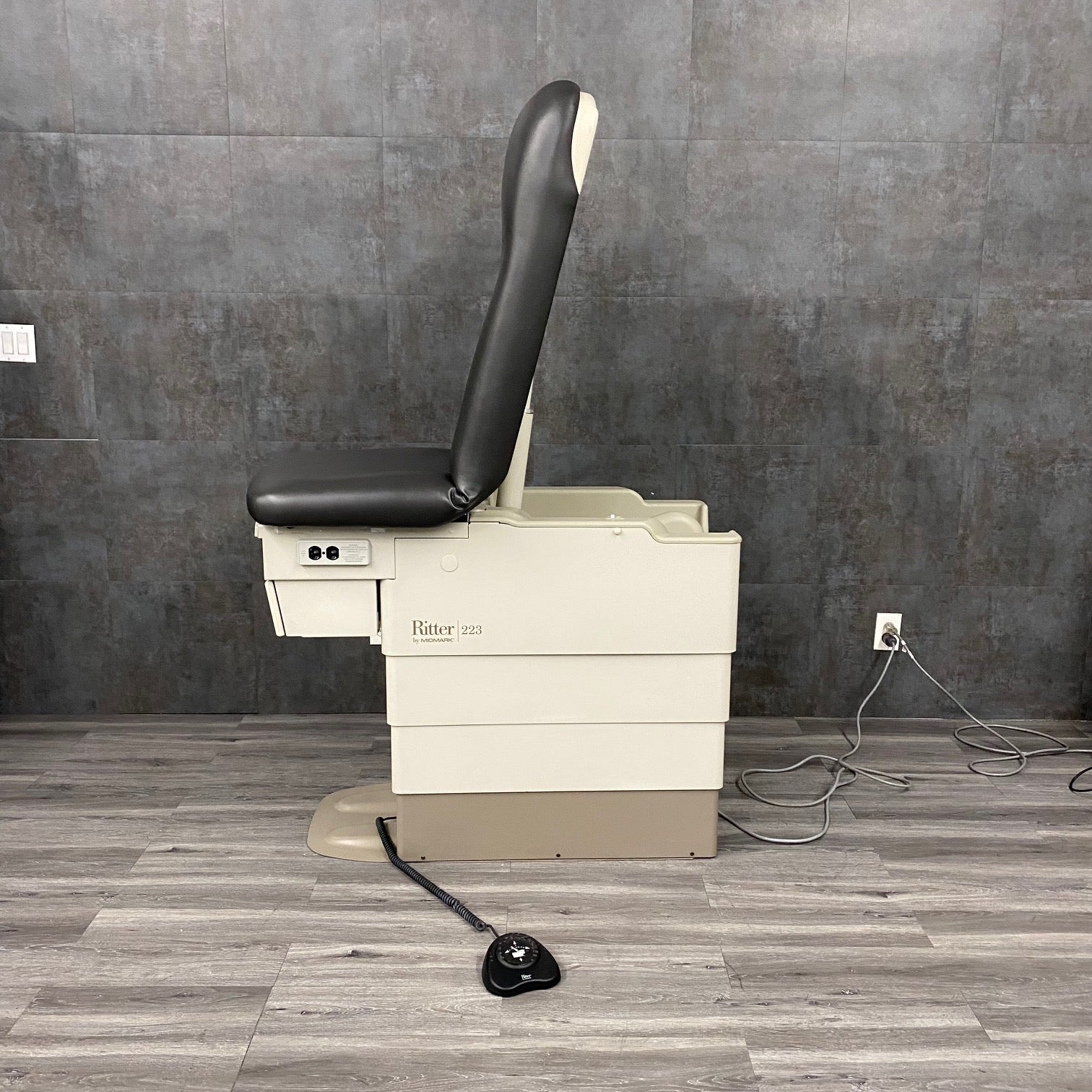 Midmark Ritter 223 Full Power Exam Table