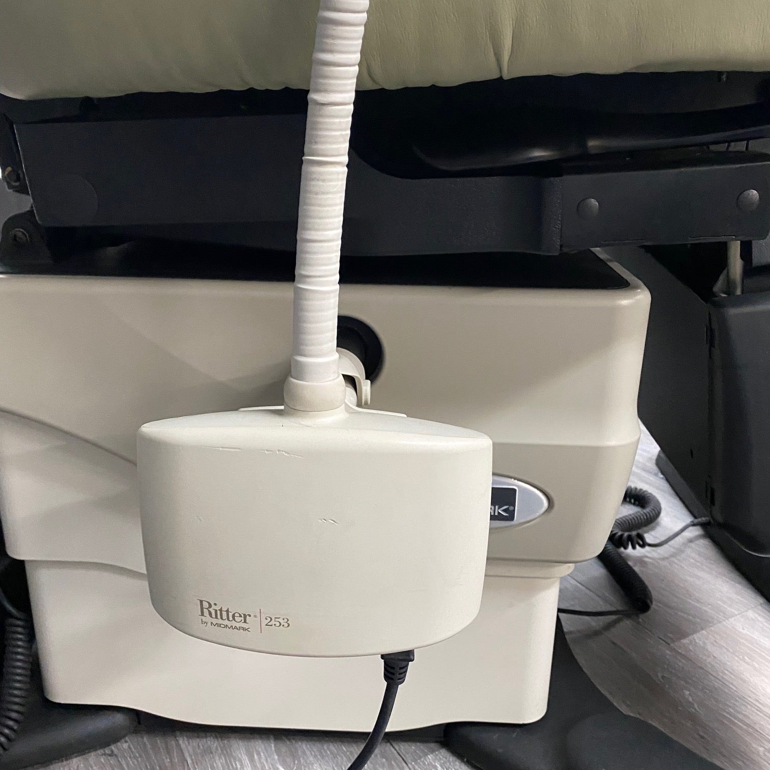 Midmark Ritter 253 LED Exam Light