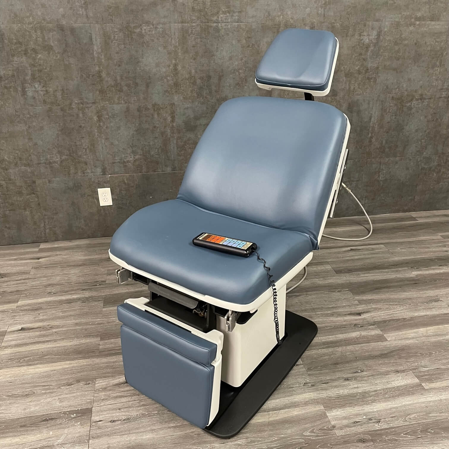 Midmark Ritter 411 Procedure Chair