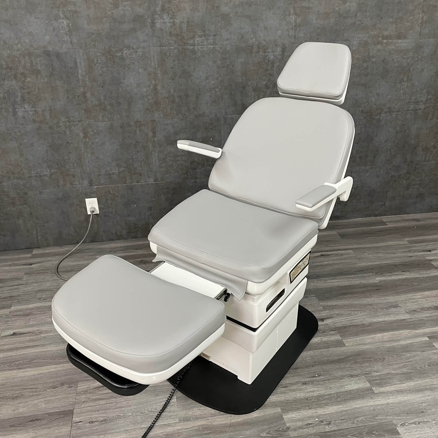 Midmark Ritter 414 Examination Chair