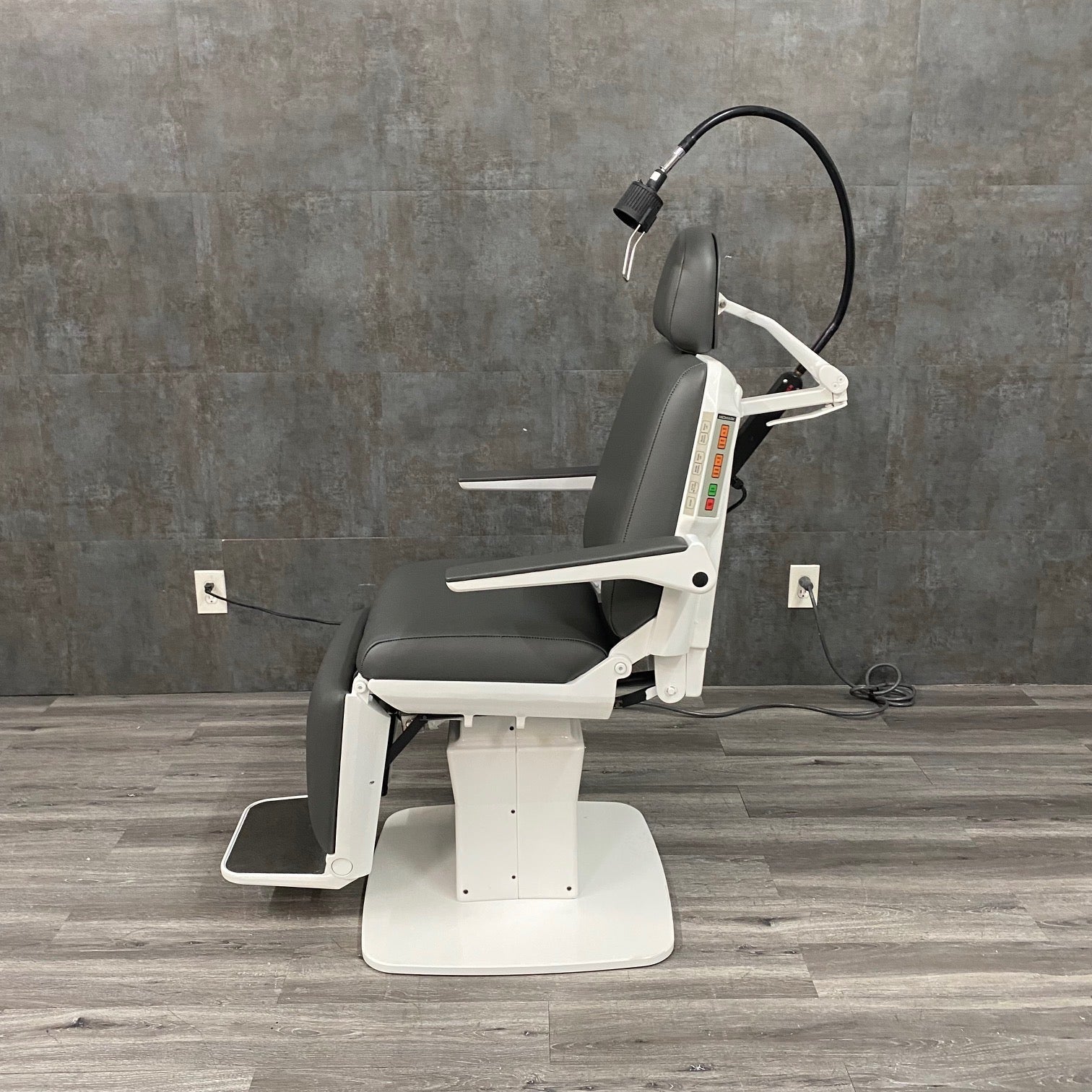 Midmark 491 Exam Chair