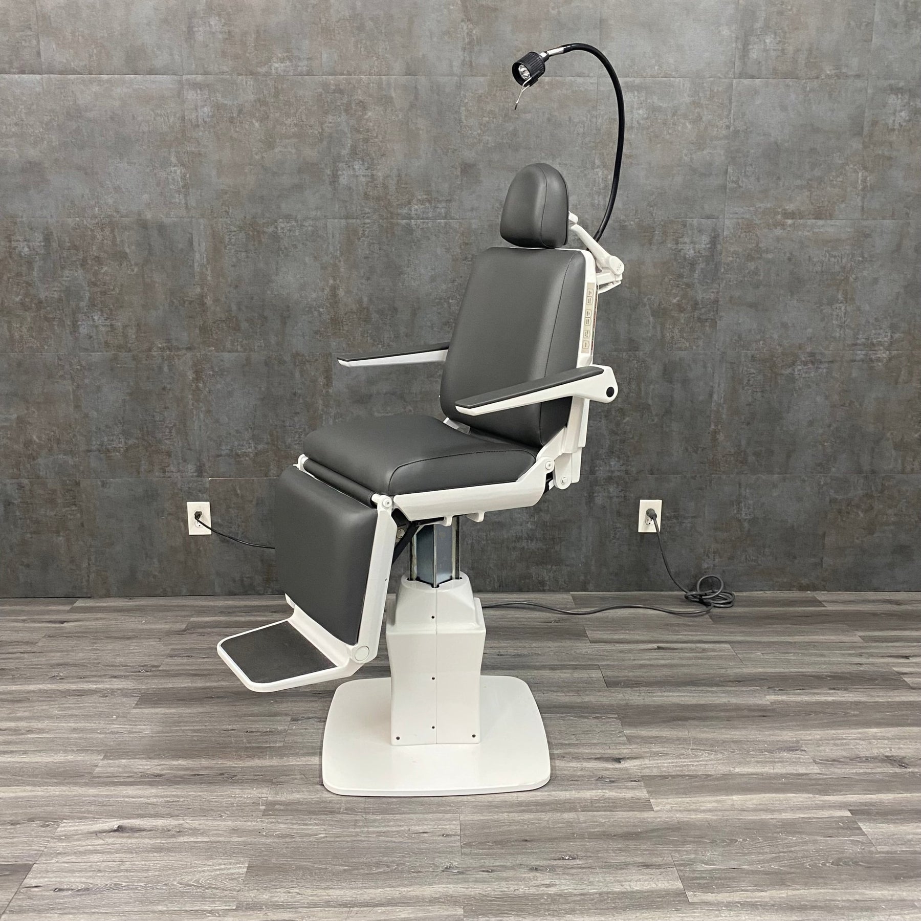 Midmark 491 Exam Chair