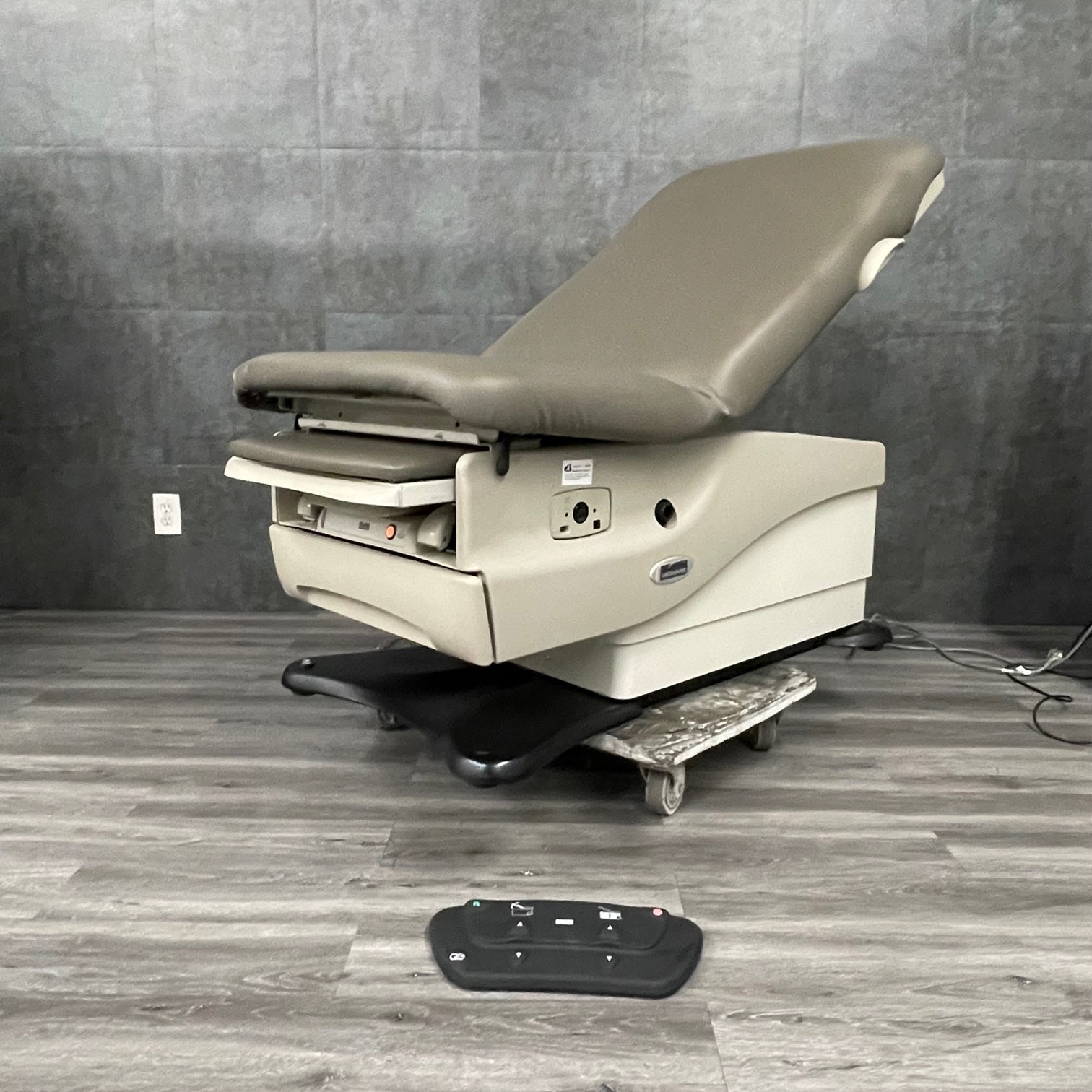 Midmark Ritter 625 Power Exam Table