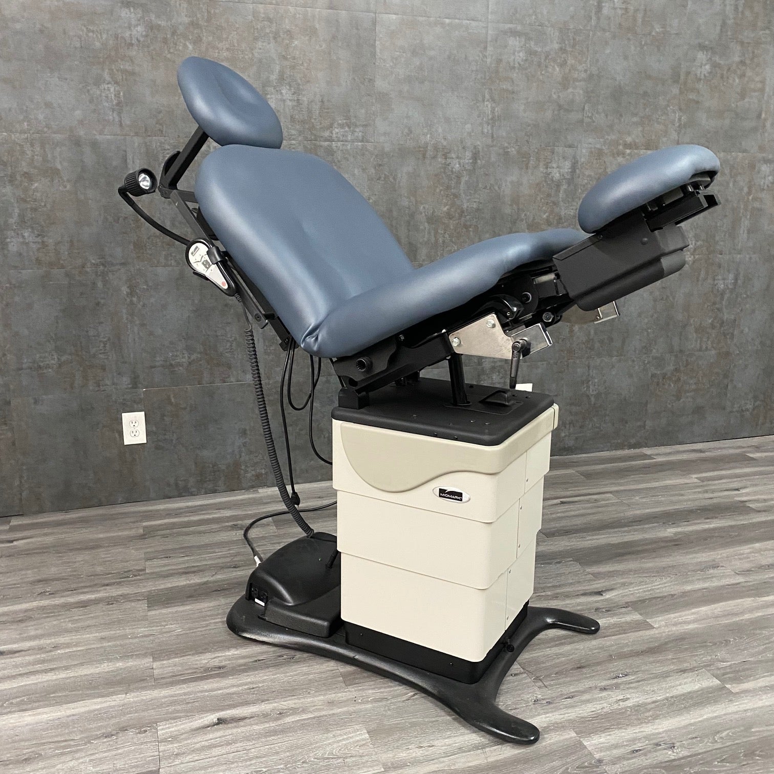 Refurbished Midmark Ritter 630 Power Procedure Chair