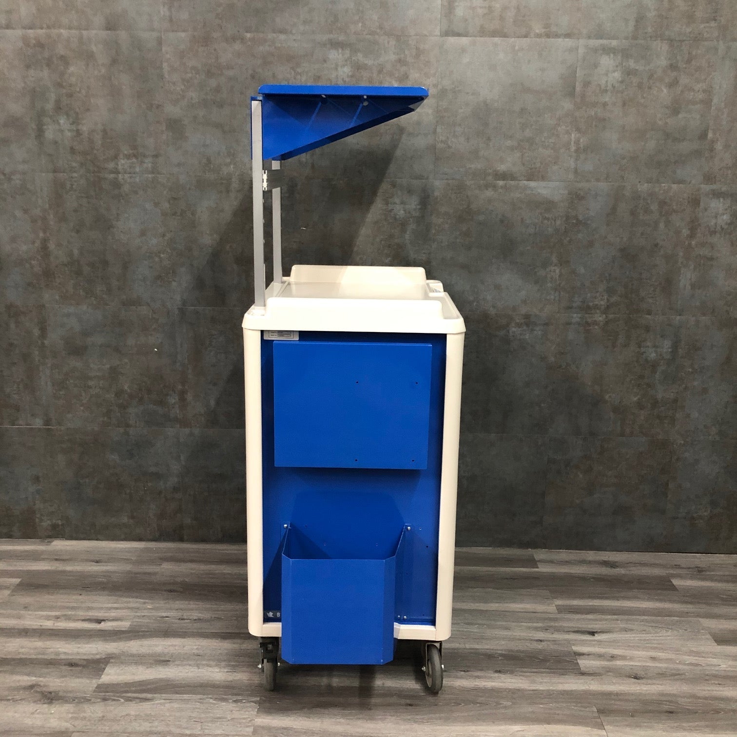 MMP Programmable Medication Cart, Crash cart