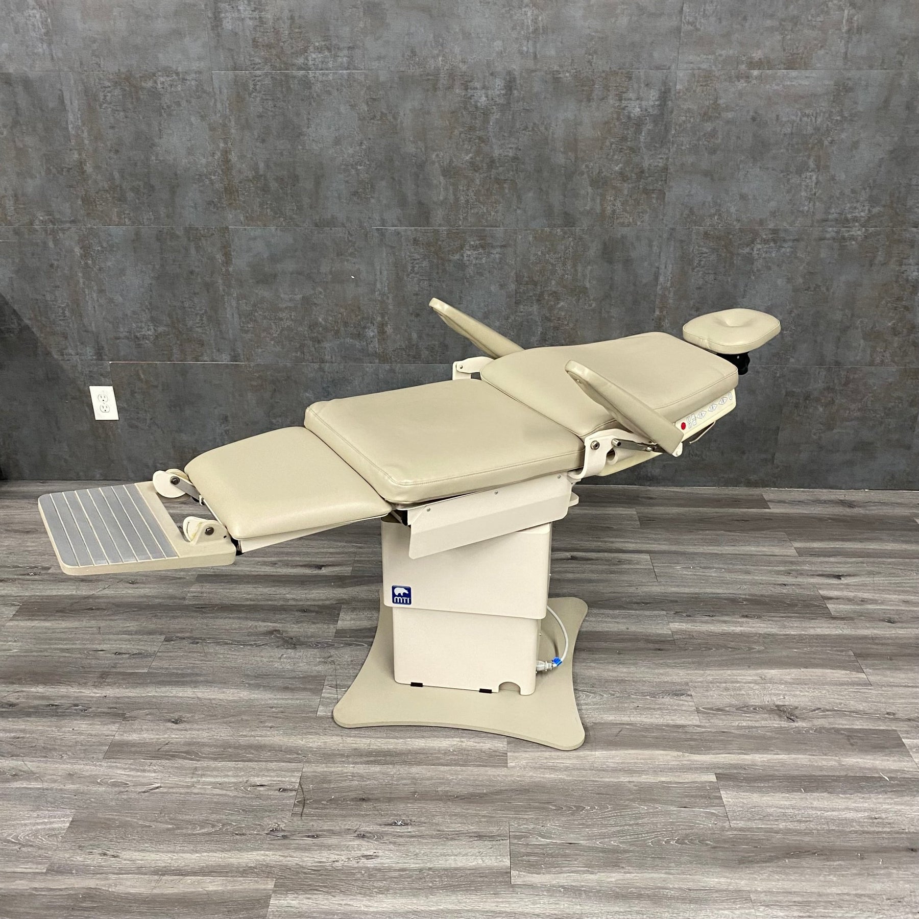 MTI 424 Tri Power Exam Chair | Angelus Medical | Los Angeles, CA