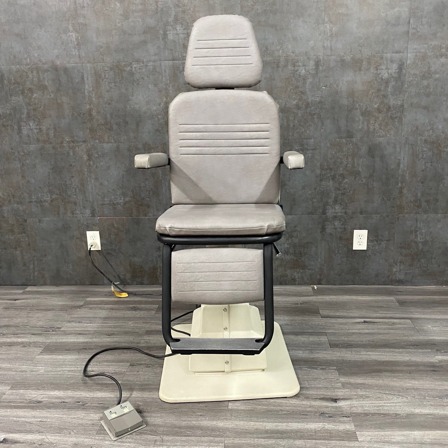 Reliance 5200 Exam Chair