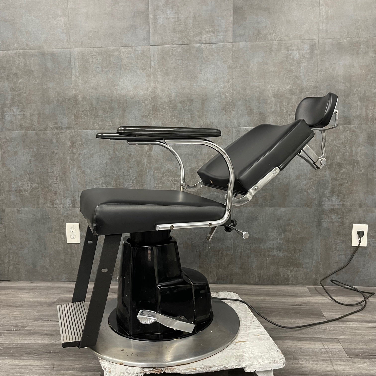 Reliance 660 Ent Exam Chair
