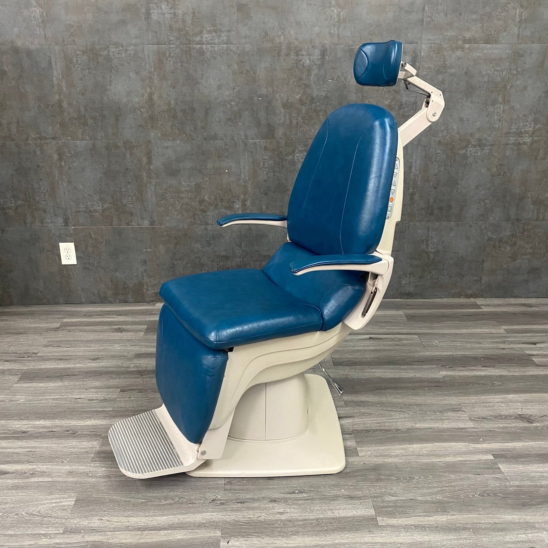 Reliance 920 FX Exam Chair