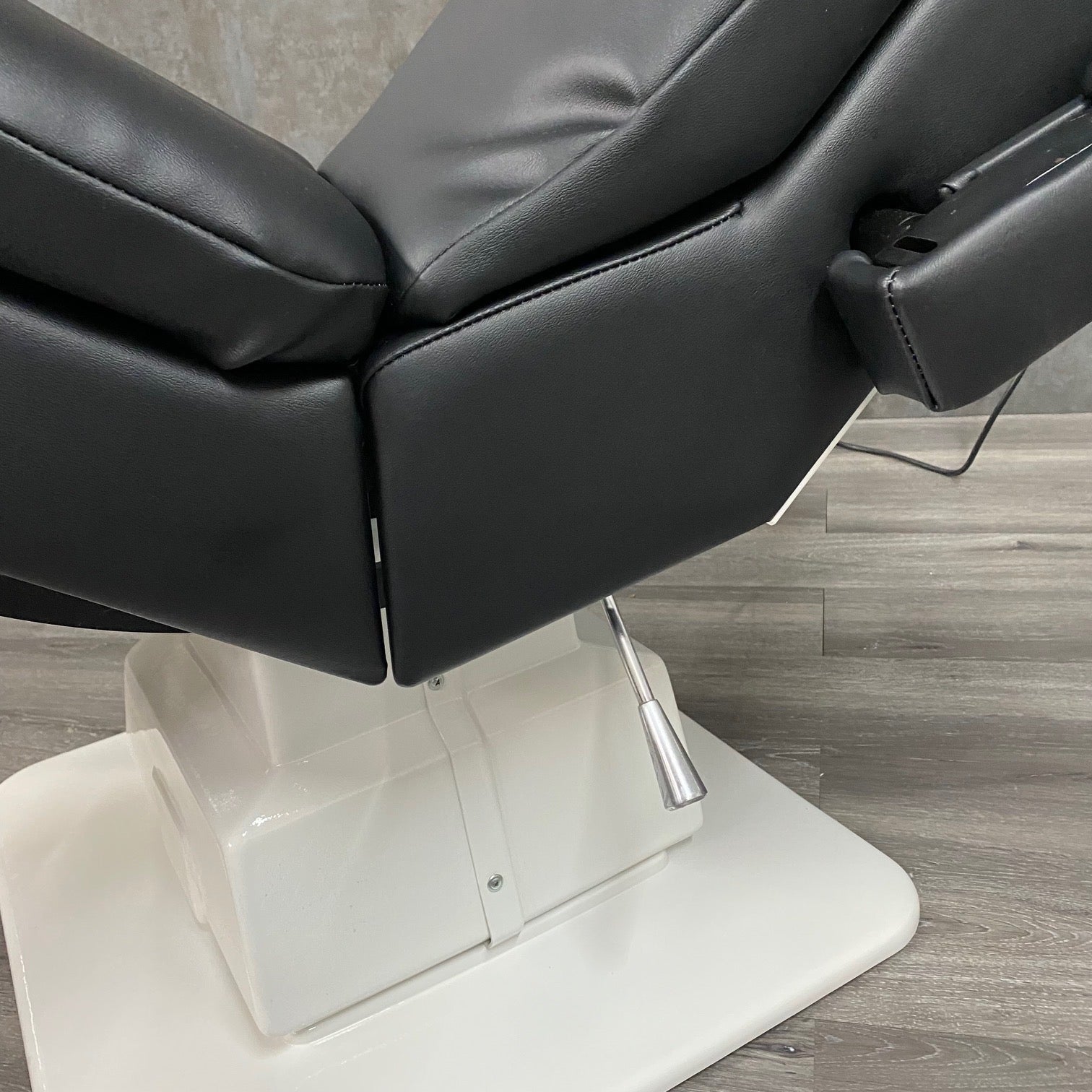 Reliance Tilt Chair with Swivel Base