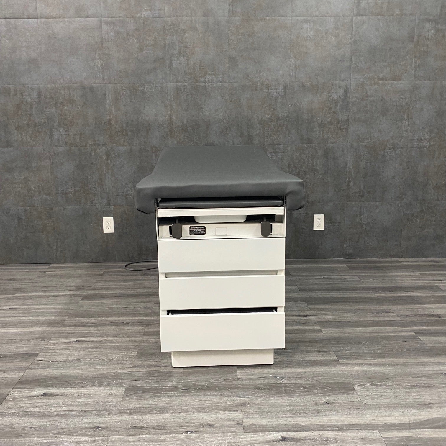 Ritter 108 Manual Exam Table - – Angelus Medical and Optical