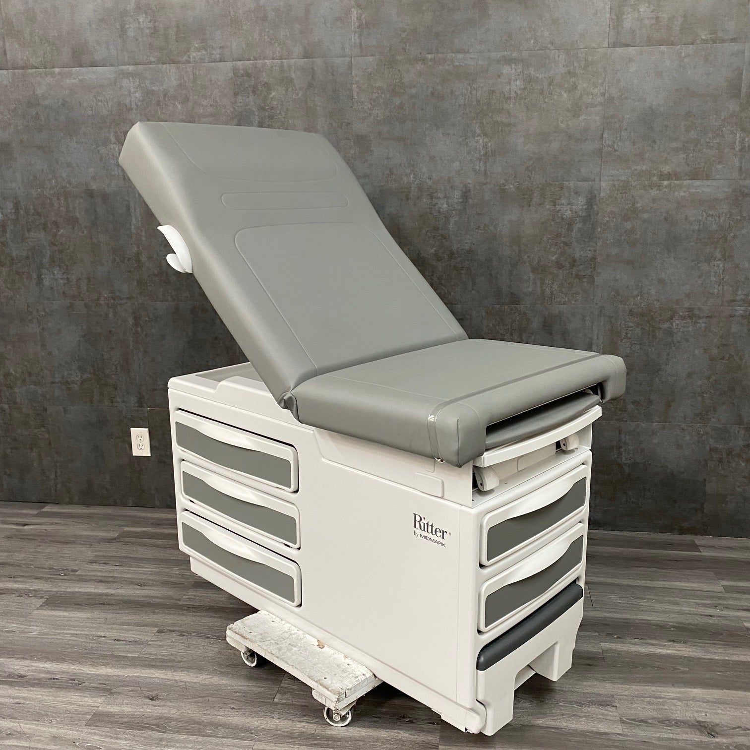 Buy Refurbished Midmark Ritter 204 Manual Exam Table Near Me