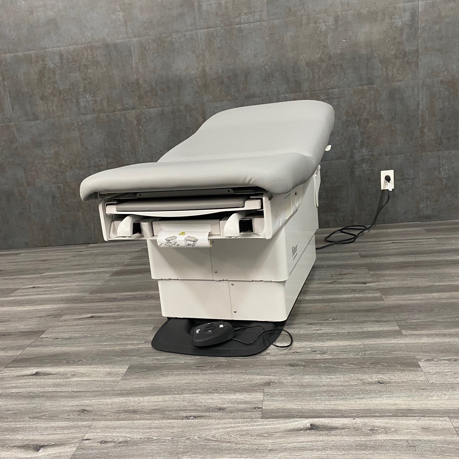 Ritter 224 Barrier-Free Examination Power Exam Table,Midmark – Angelus ...