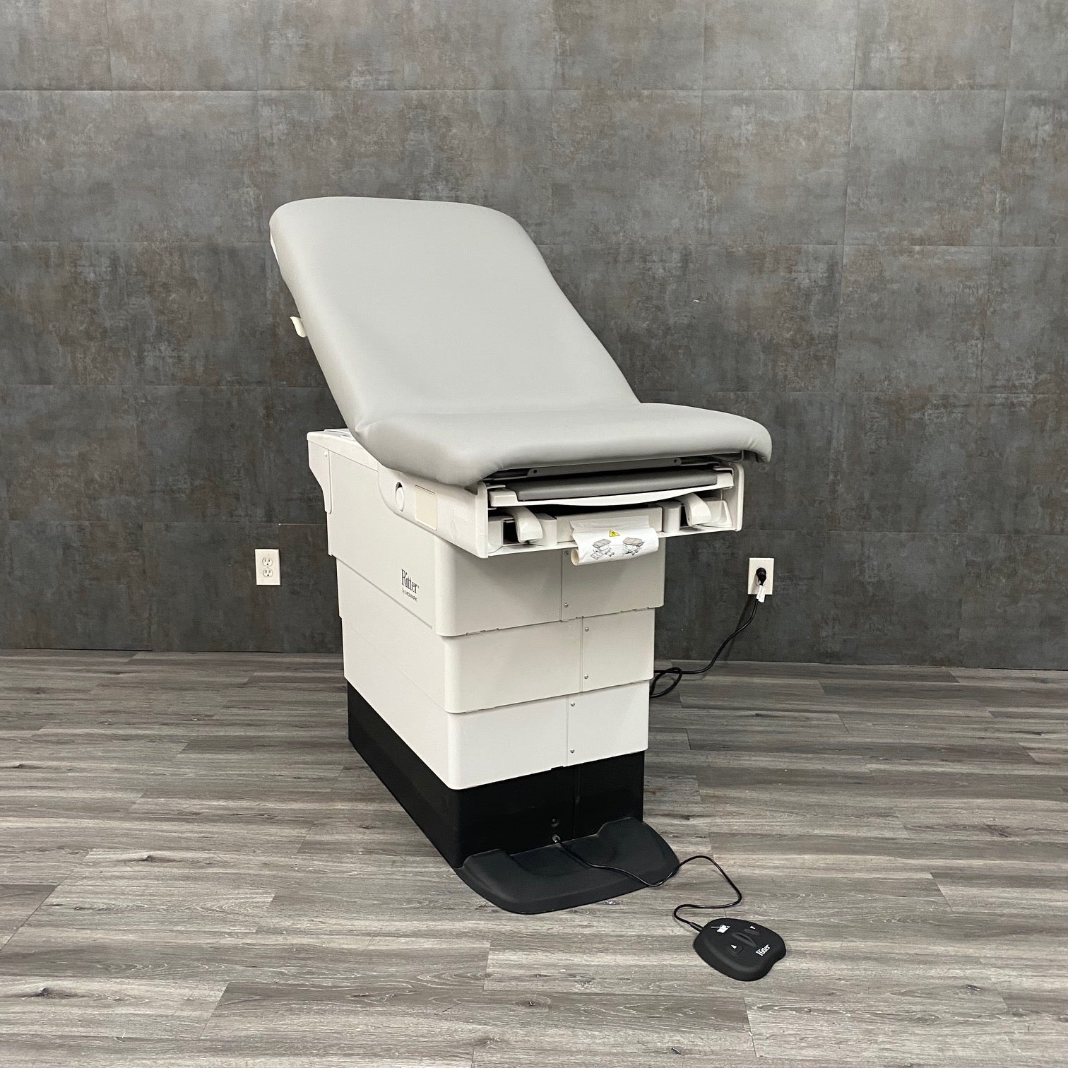 Ritter 224 Barrier-Free Examination Power Exam Table