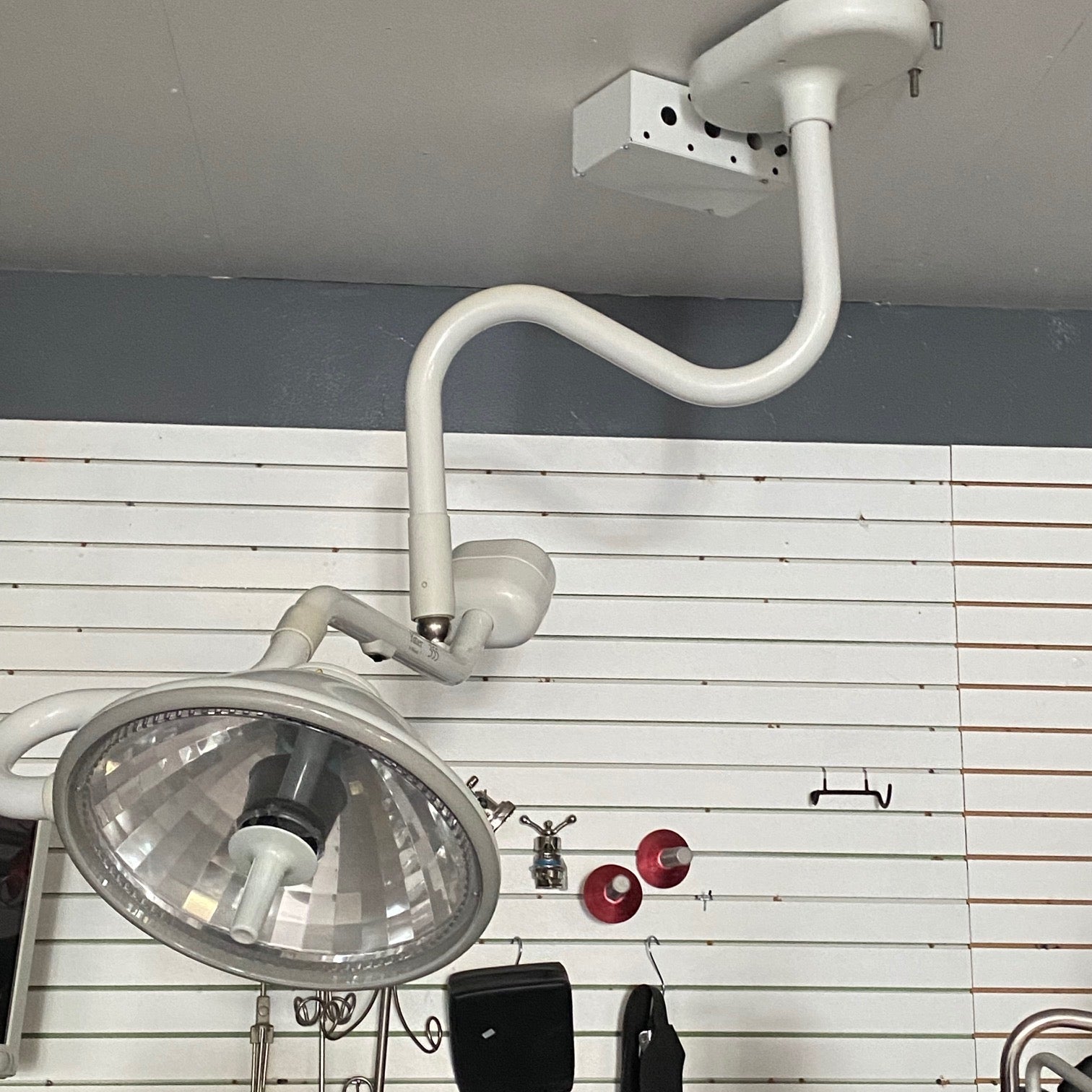 Ritter 355 Surgical Light Ceiling Mount