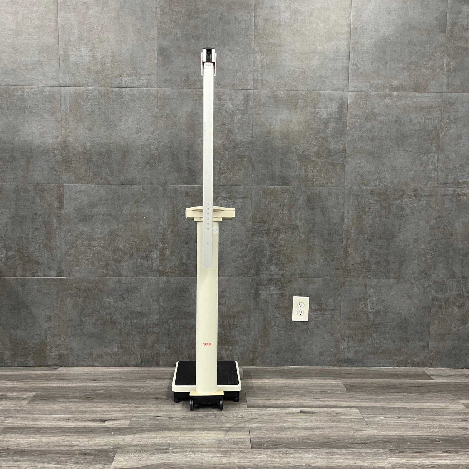 Seca 769 Digital Scale with Stadiometer (Used)