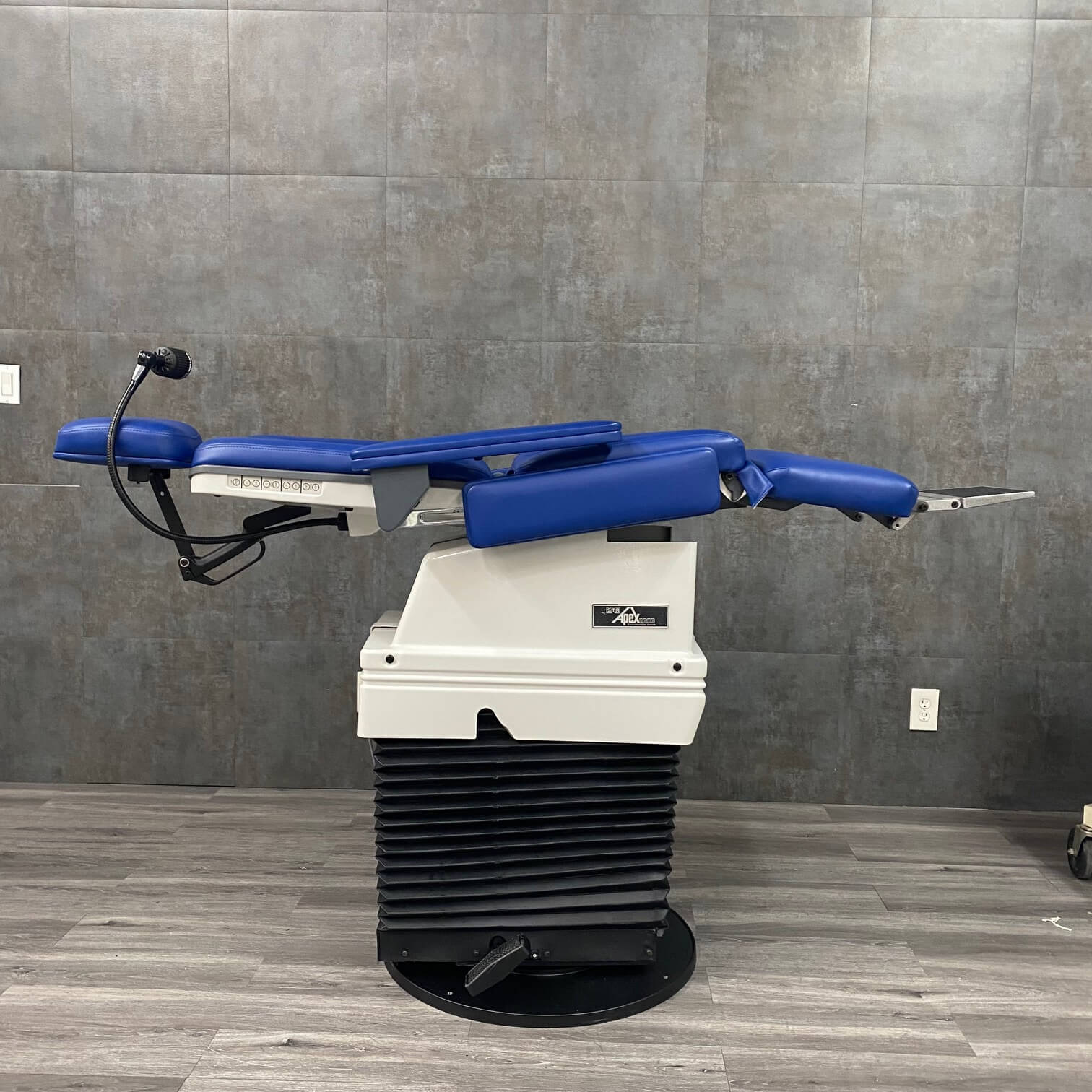 SMR 20000 Procedure Exam Chair - – Angelus Medical and Optical
