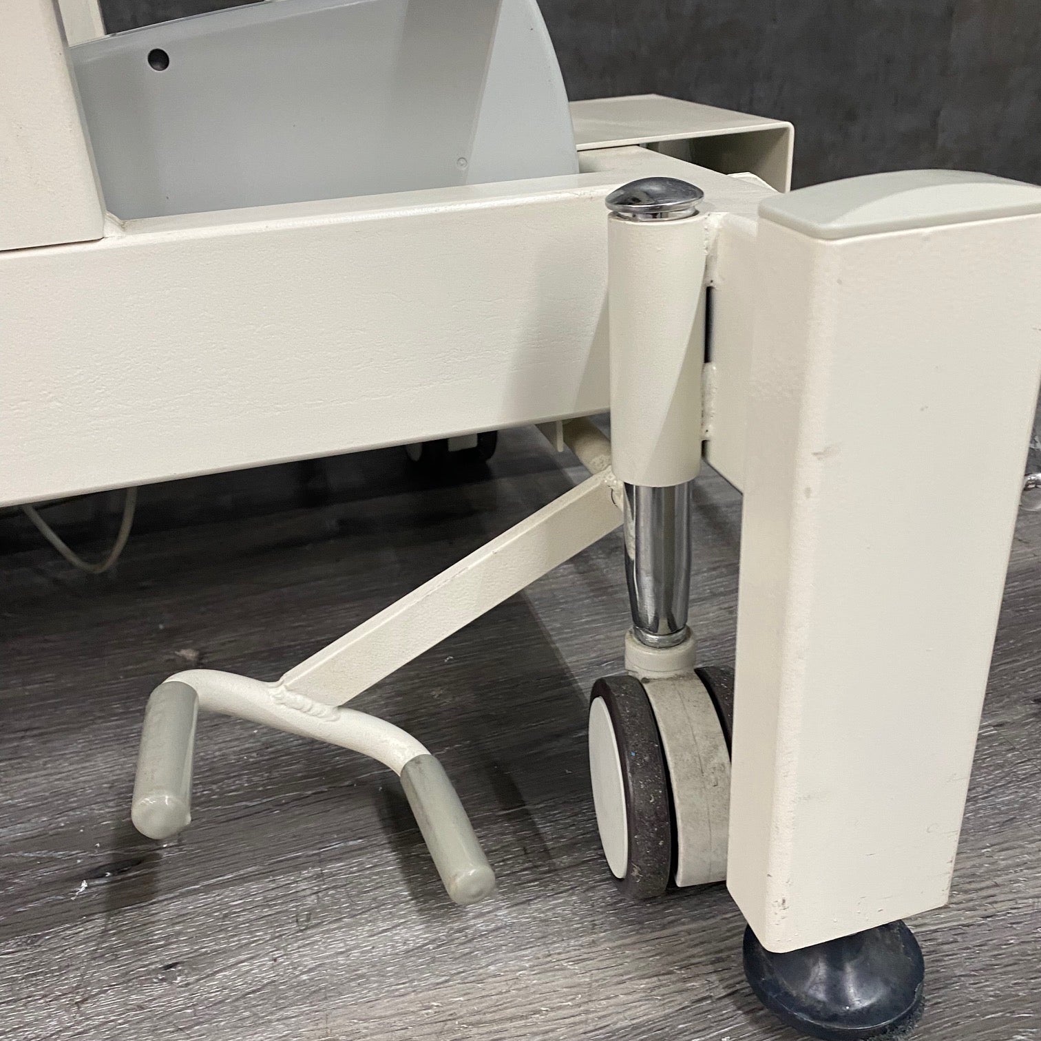 Stone haven Medical Balance power treatment table