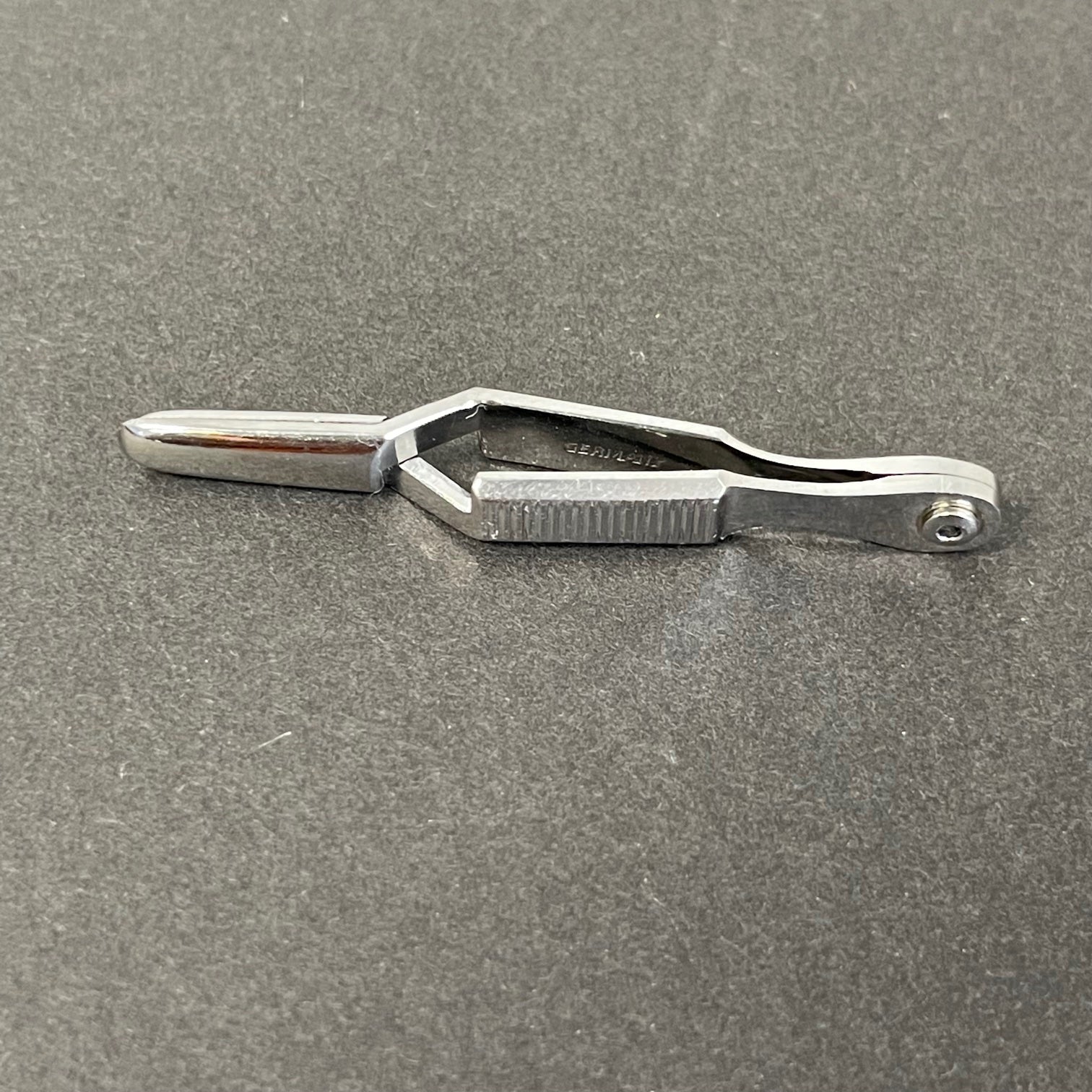 Storz bulldog Serrefine Forceps (Used) - – Angelus Medical and Optical
