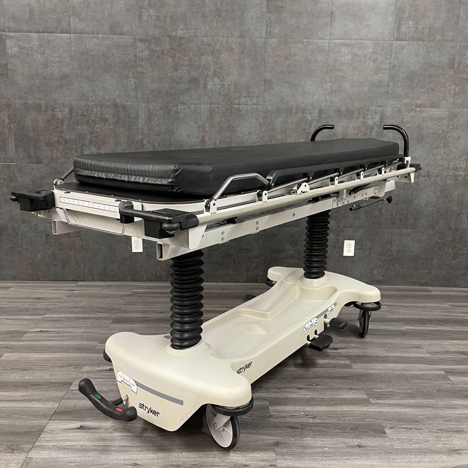 Stryker 1020 Trauma Stretcher
