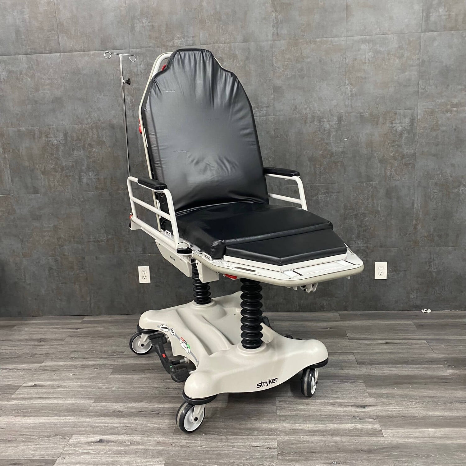 Stryker 5050 Stretcher Chair - – Angelus Medical and Optical