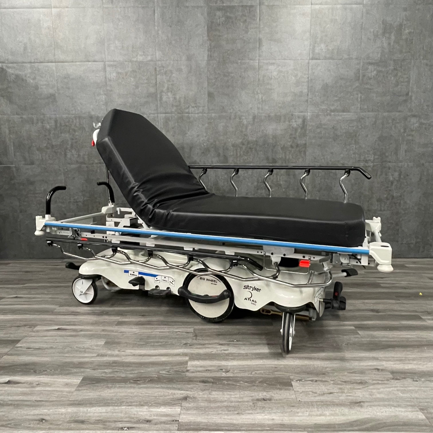 Stryker Atlas 660 big wheel gurney