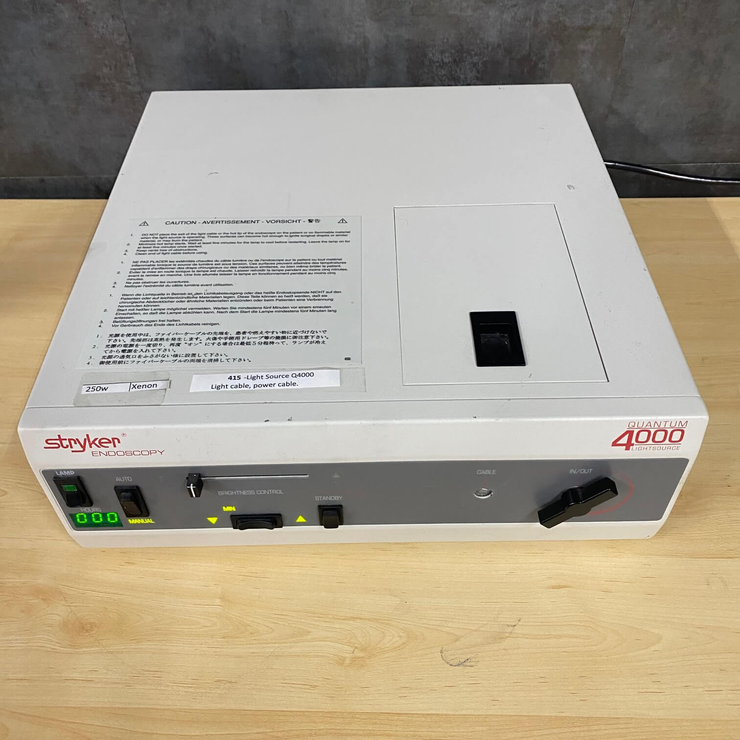 Stryker Quantum 4000 Light Source (Refurbished)