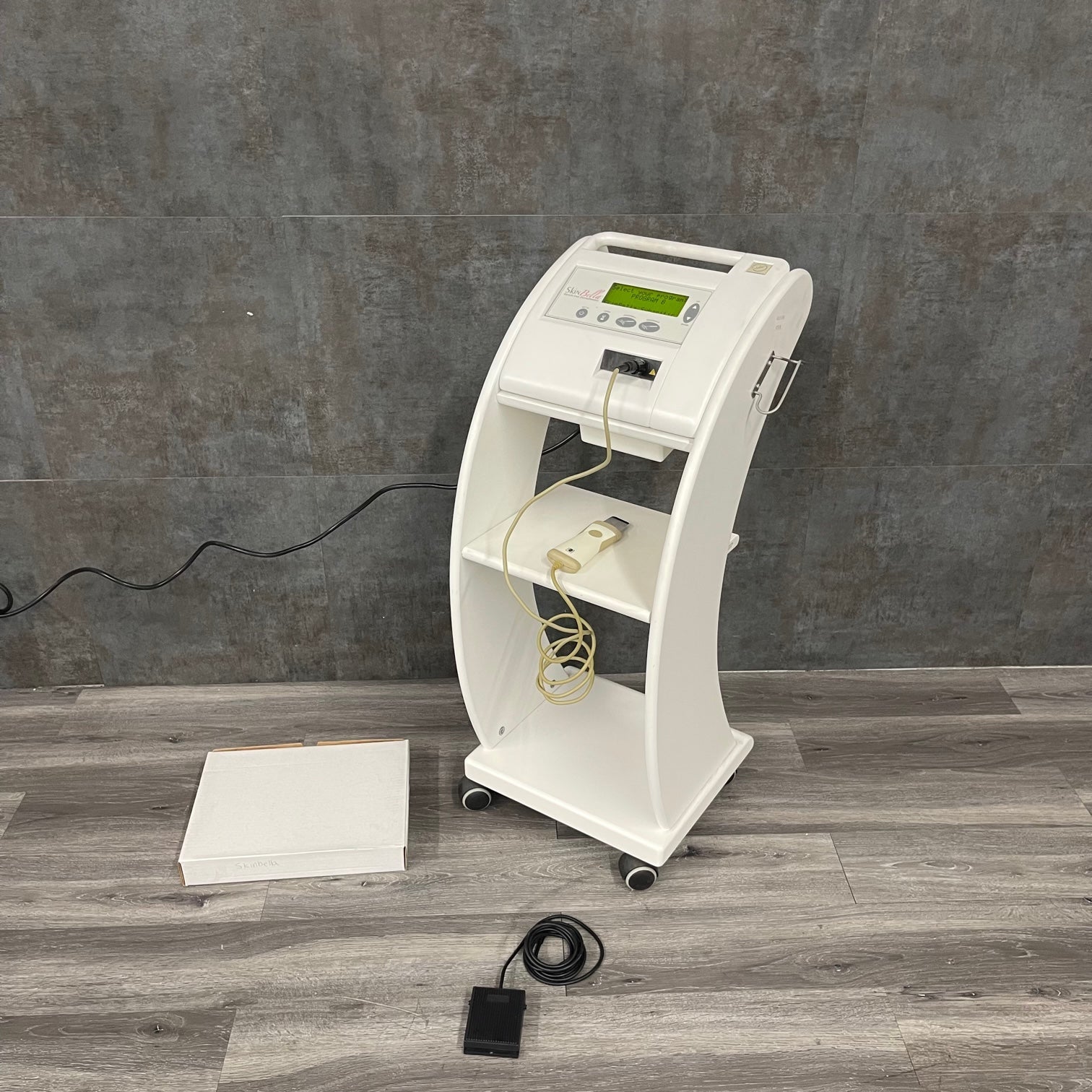 Sybaritic SkinBella SY/003 Microderm System (Used)