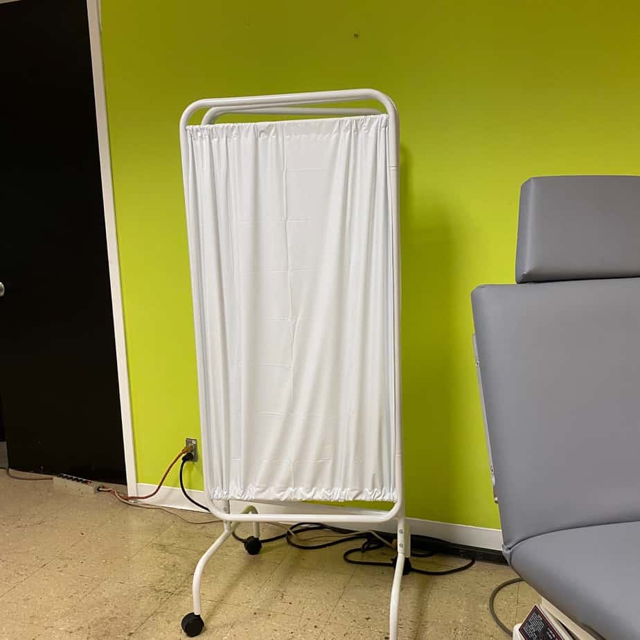 Three Fold Roll away Privacy Screen (New)