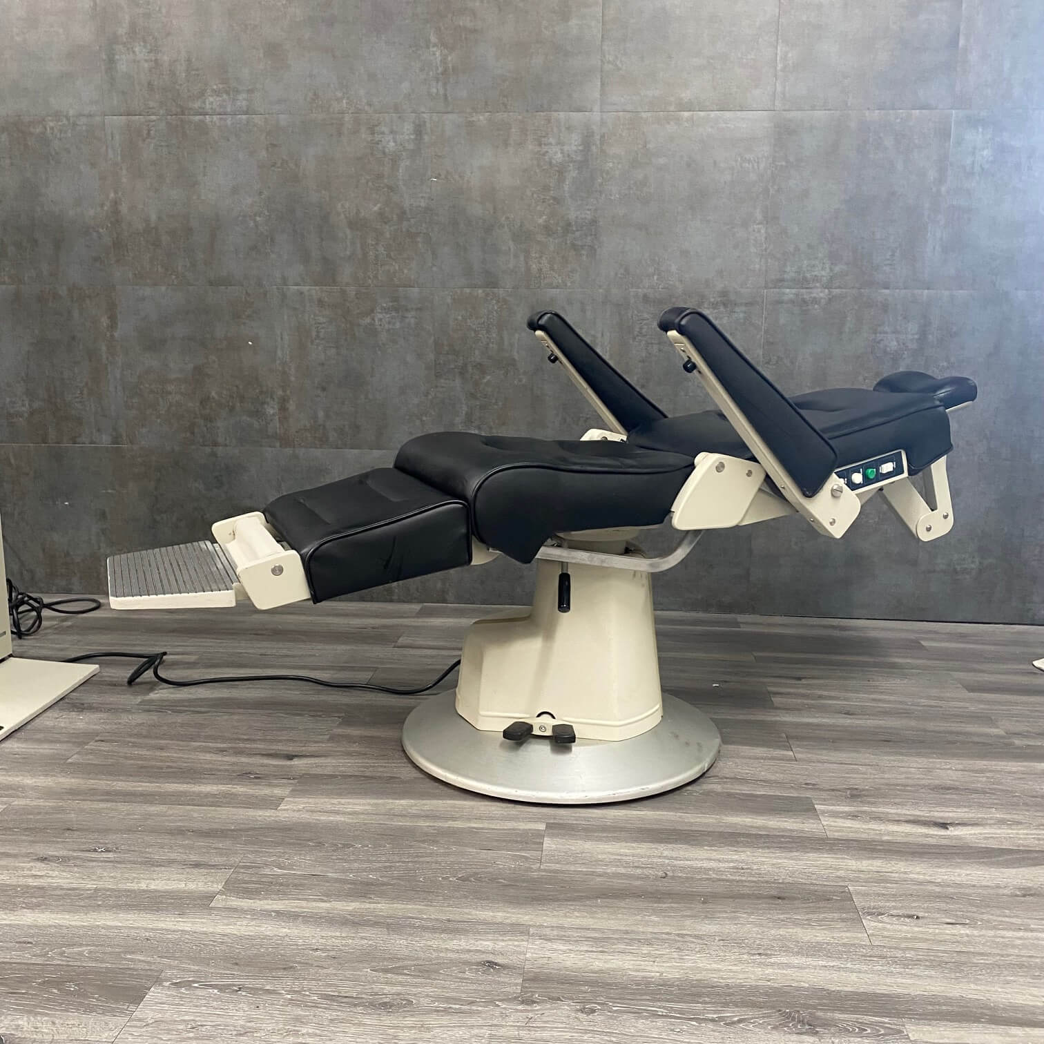 TopCon Chair and Stand