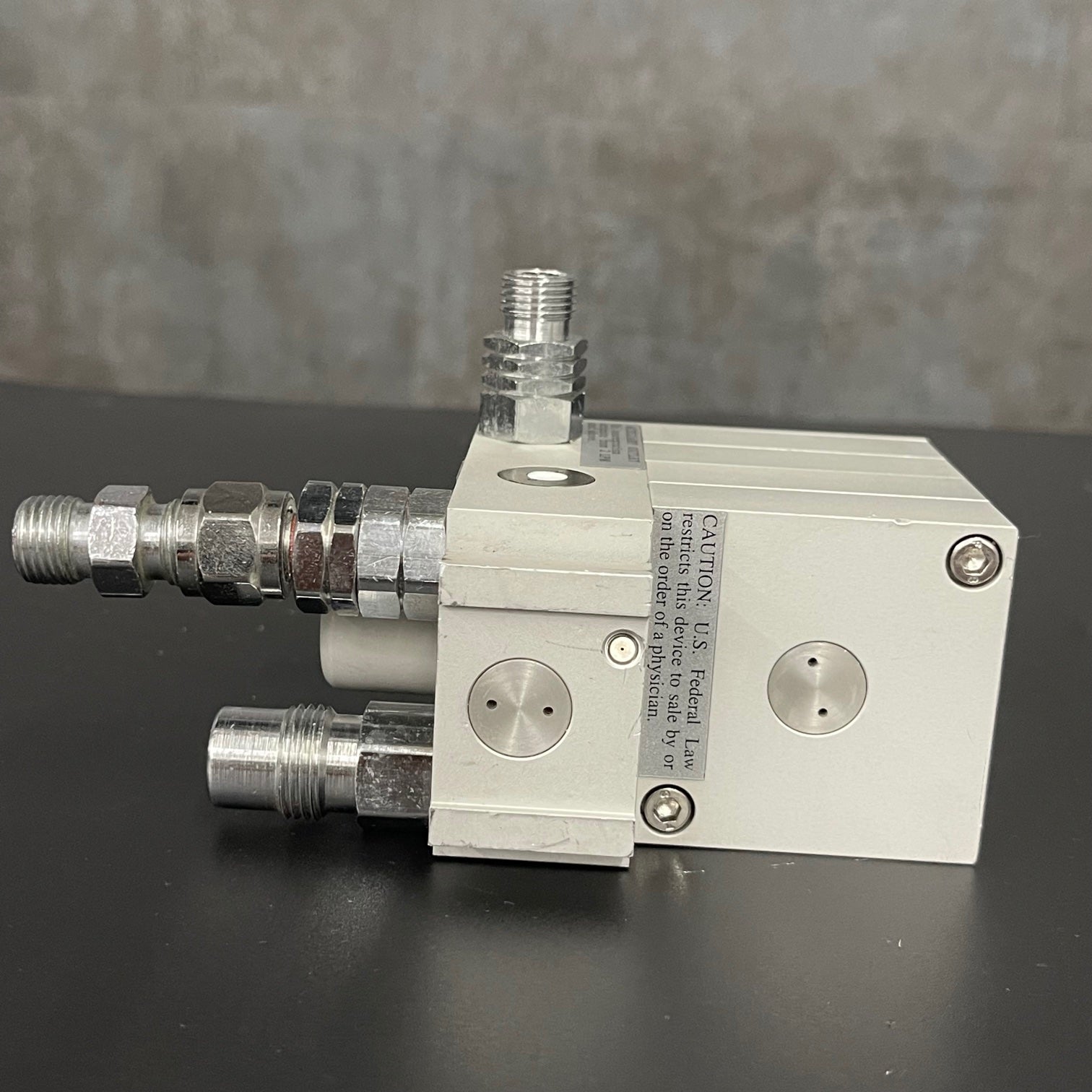 Tri-anim Low Flow Air / Oxygen Blender (Used)