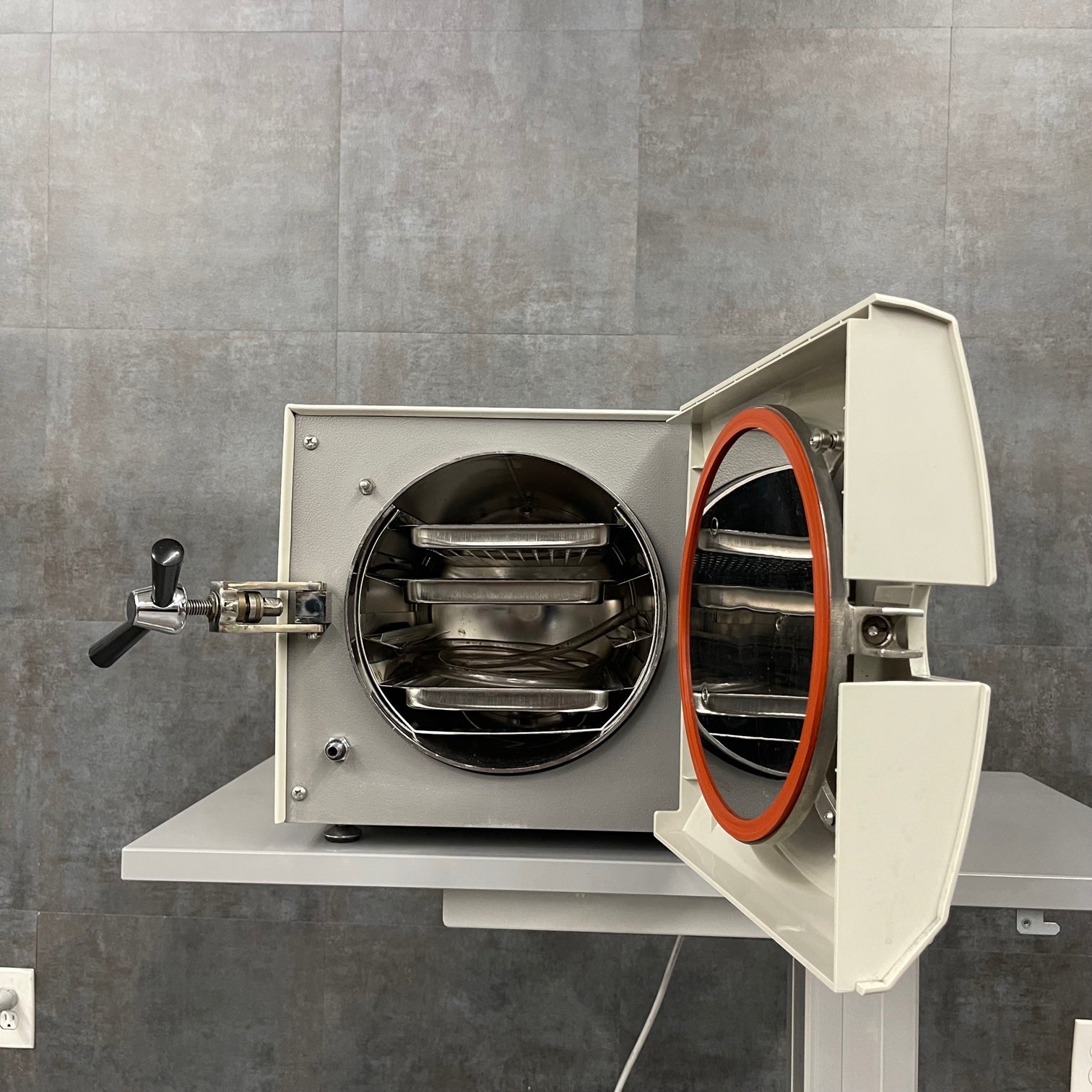 Tuttnauer EZ 10 Autoclave w Printer