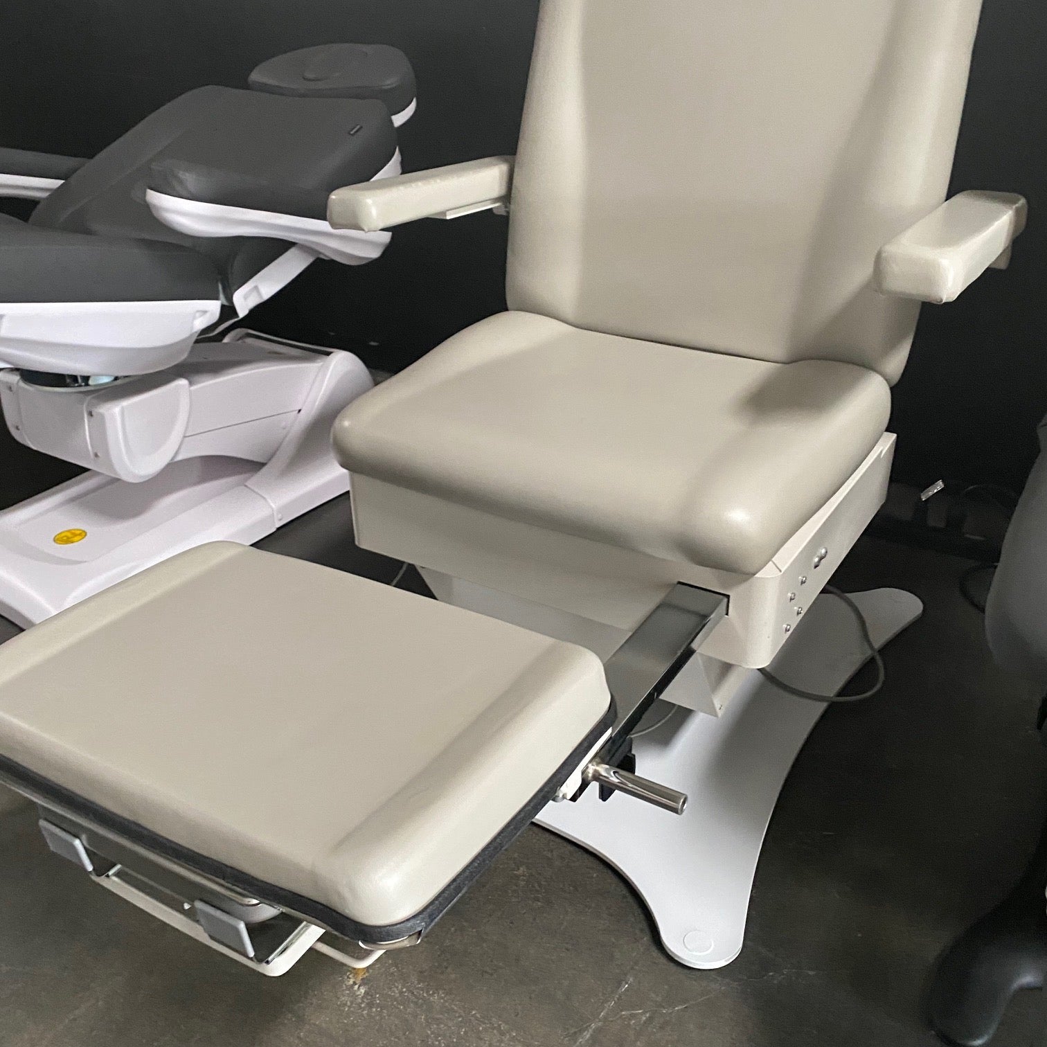 UMF 5016 Podiatry Chair