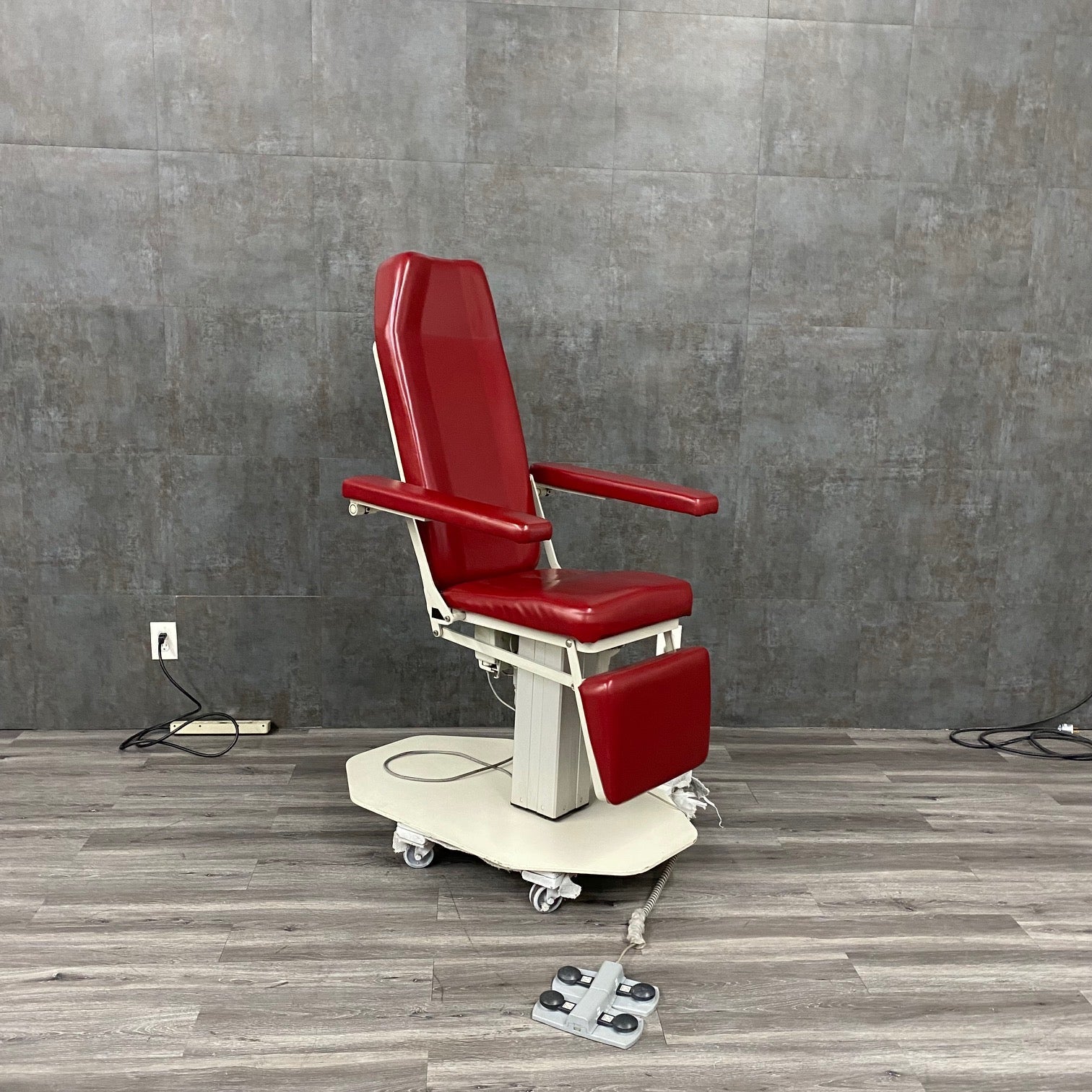 UMF 8678 Power Phlebotomy Chair