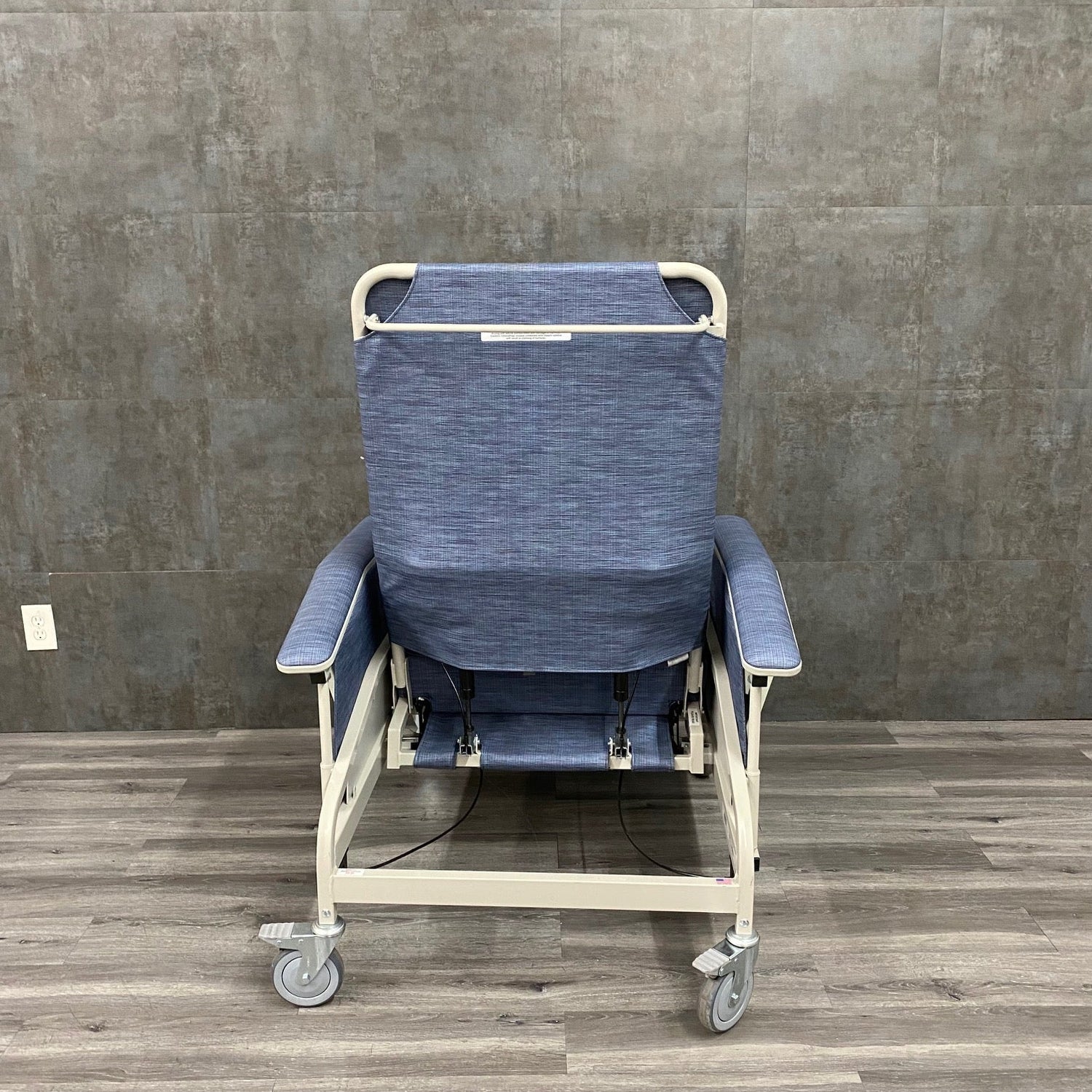 Winco Xl Clinical Care Recliner - – Angelus Medical and Optical
